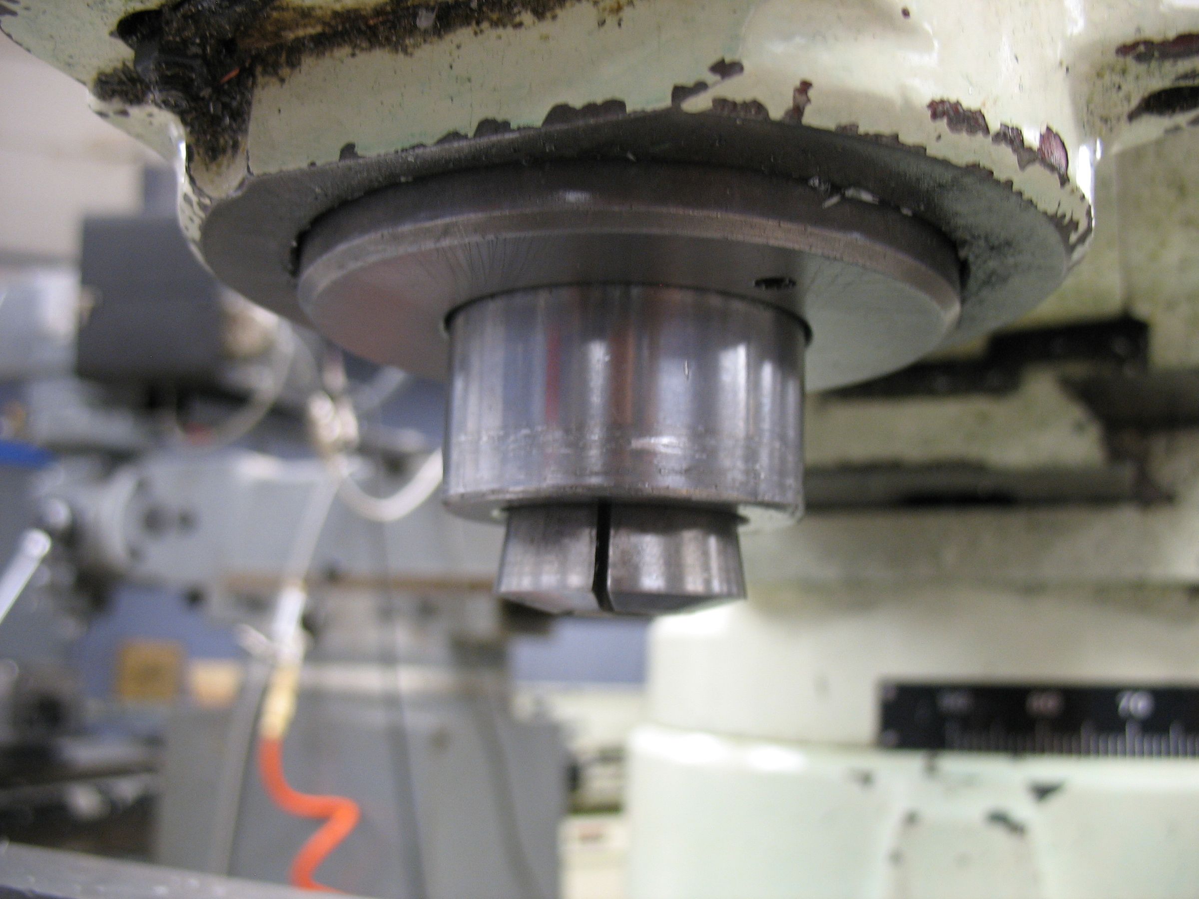 How to Properly Load an End Mill Into a Vertical Mill : 6 Steps (with ...