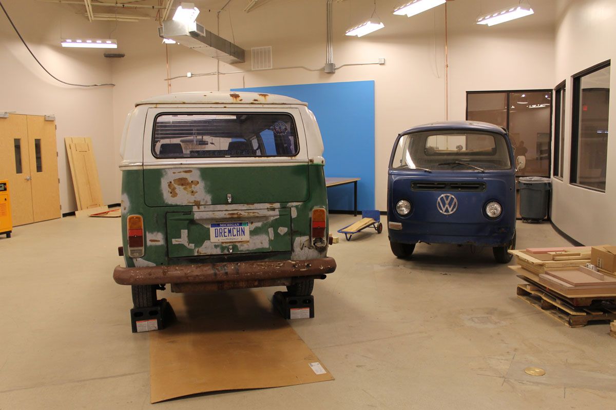 Removing the Engine and Transmission Together From a VW Type II Bay ...