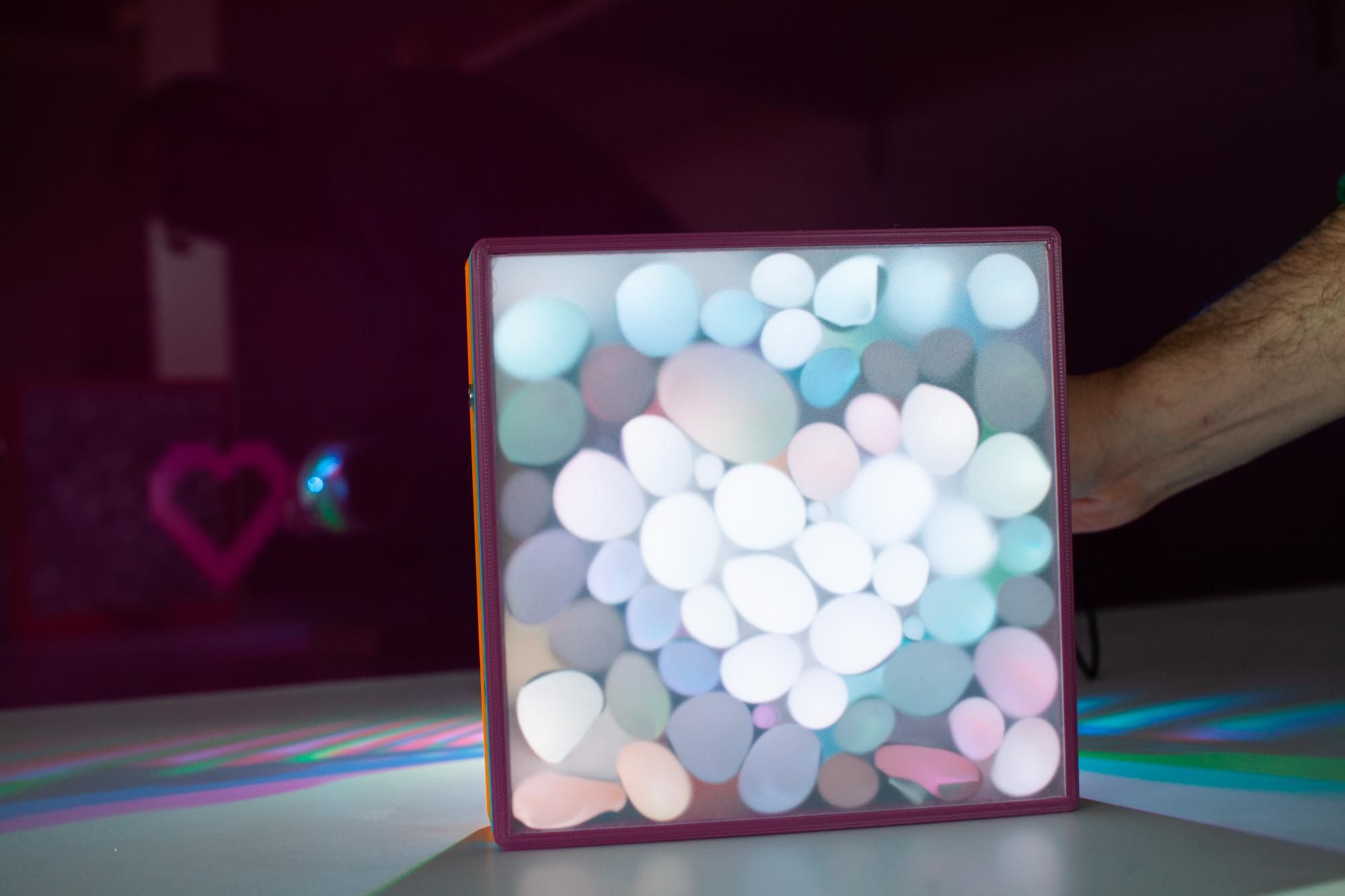 Build a Rainbow Lightbox to Make Pixelated Shadows : 8 Steps (with ...