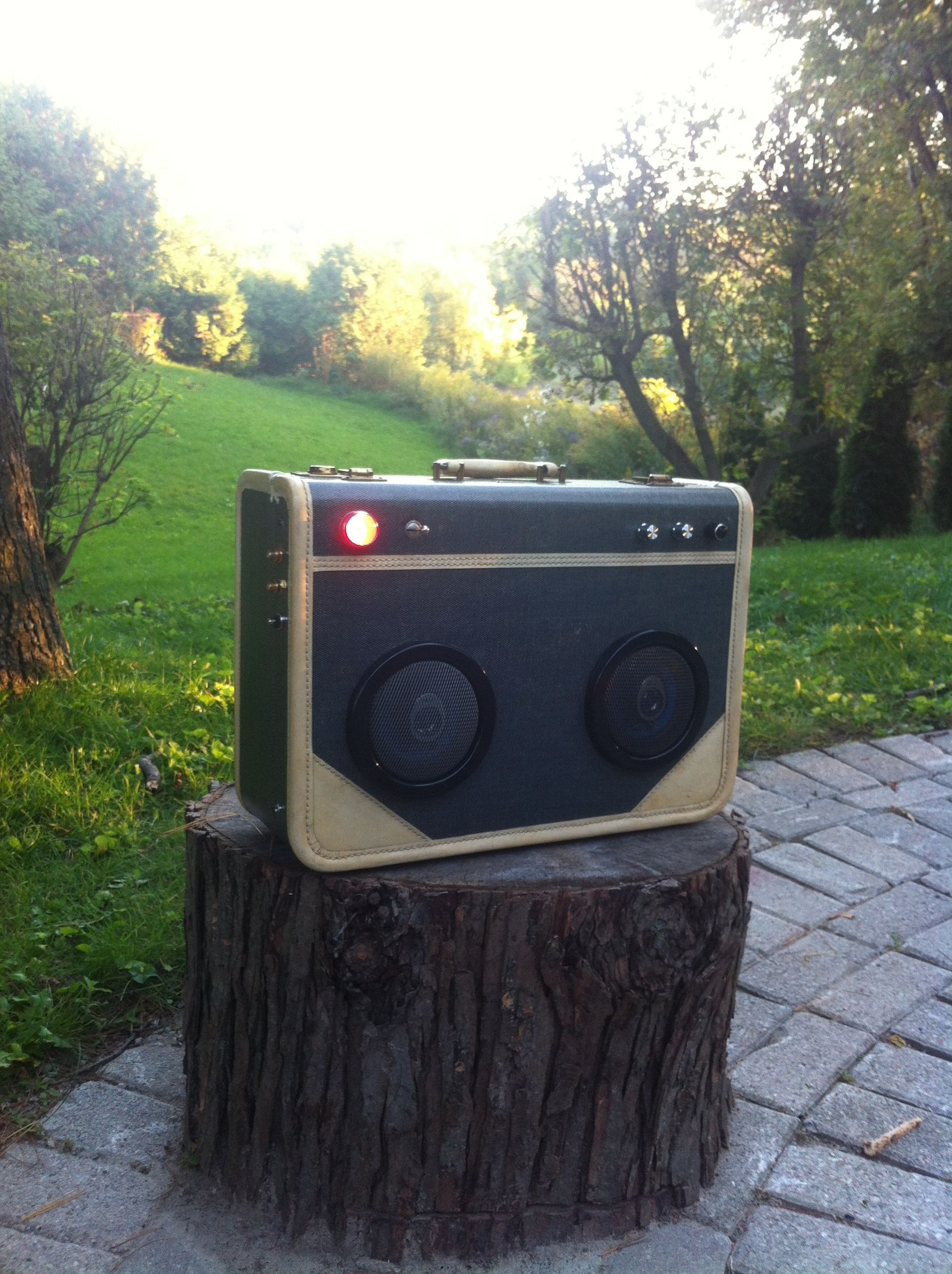 Vintage Beat Box Suitcase : 7 Steps (with Pictures) - Instructables