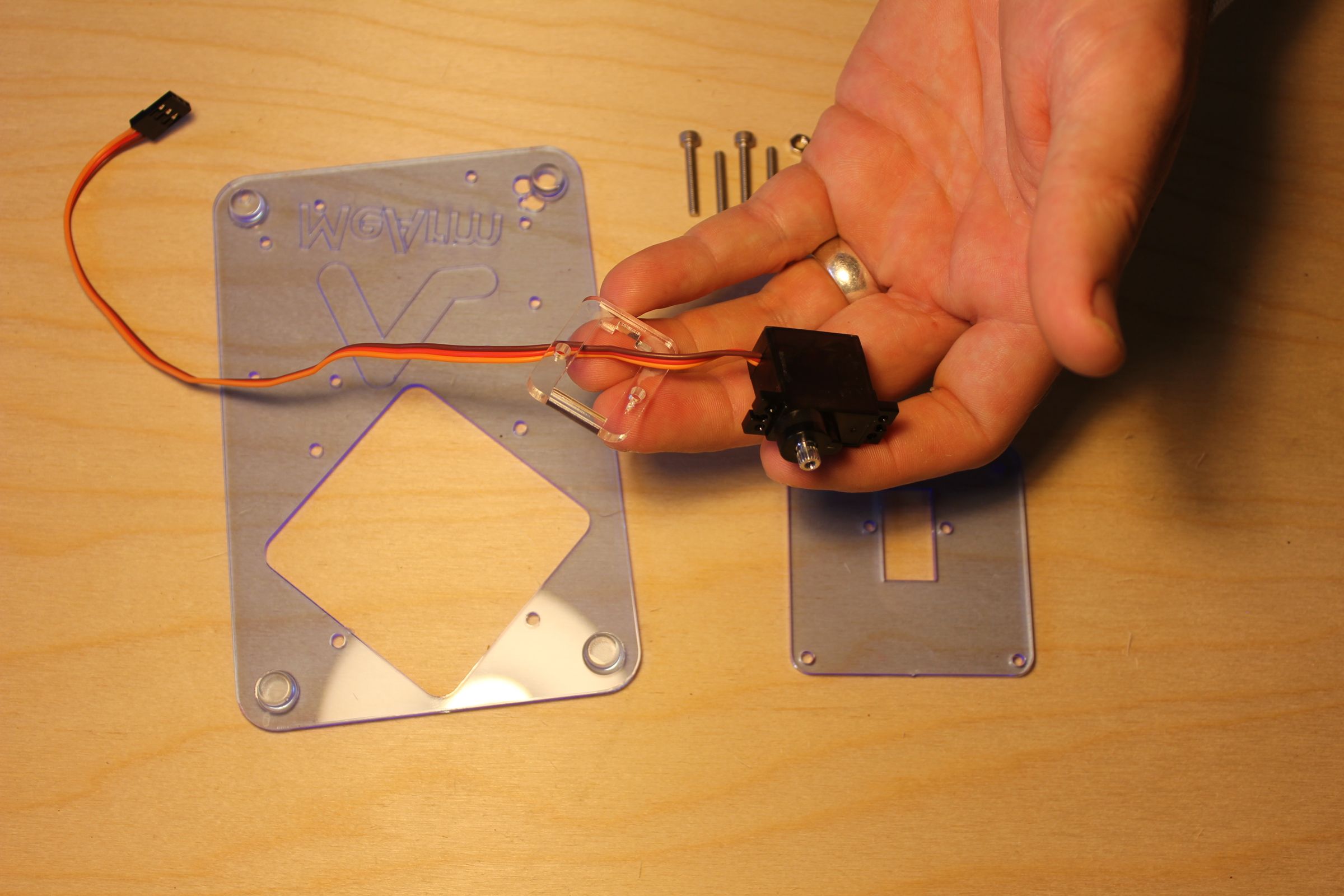 MeArm V1.1 - Tiny Open Source Robot Arm - Arduino, Raspberry Pi, Micro:bit Compatible : 18 Steps ...