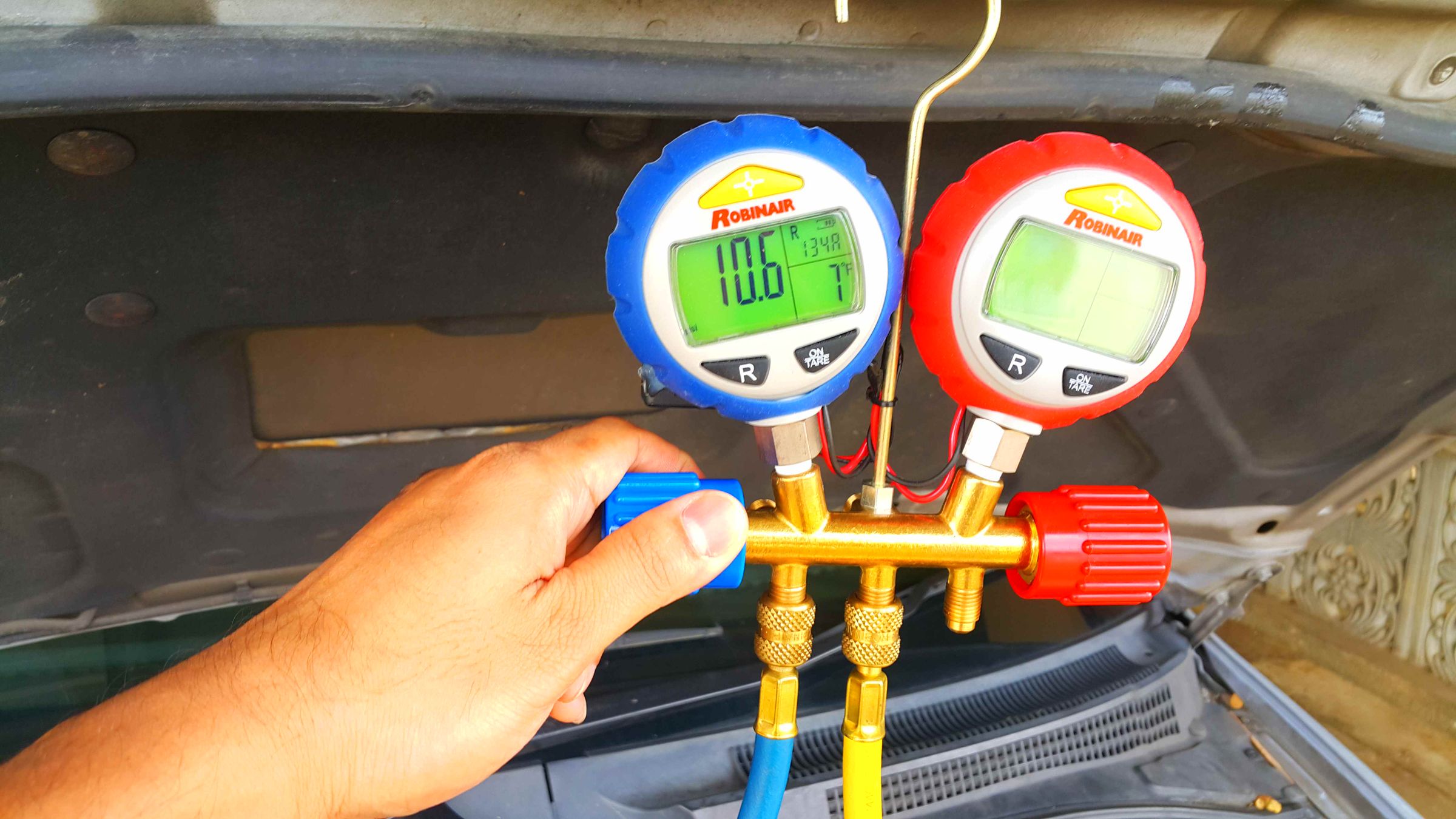 Top Up of R134a Refrigerant. : 6 Steps (with Pictures) - Instructables