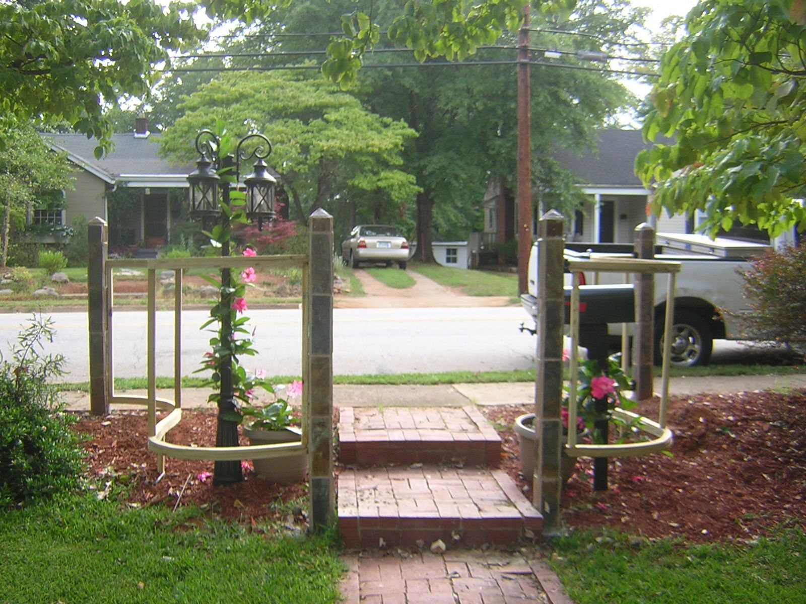 Build a Curved Wooden Fence : 3 Steps (with Pictures) - Instructables