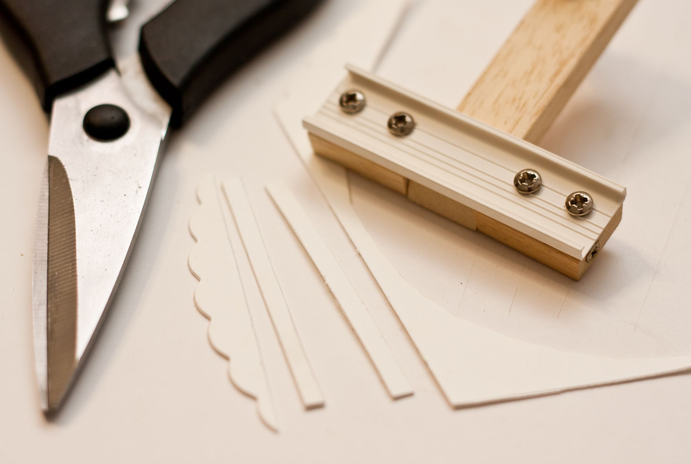 Easy Glass Bottle Cutter Made Up of Common Parts [UPDATED... Again ...