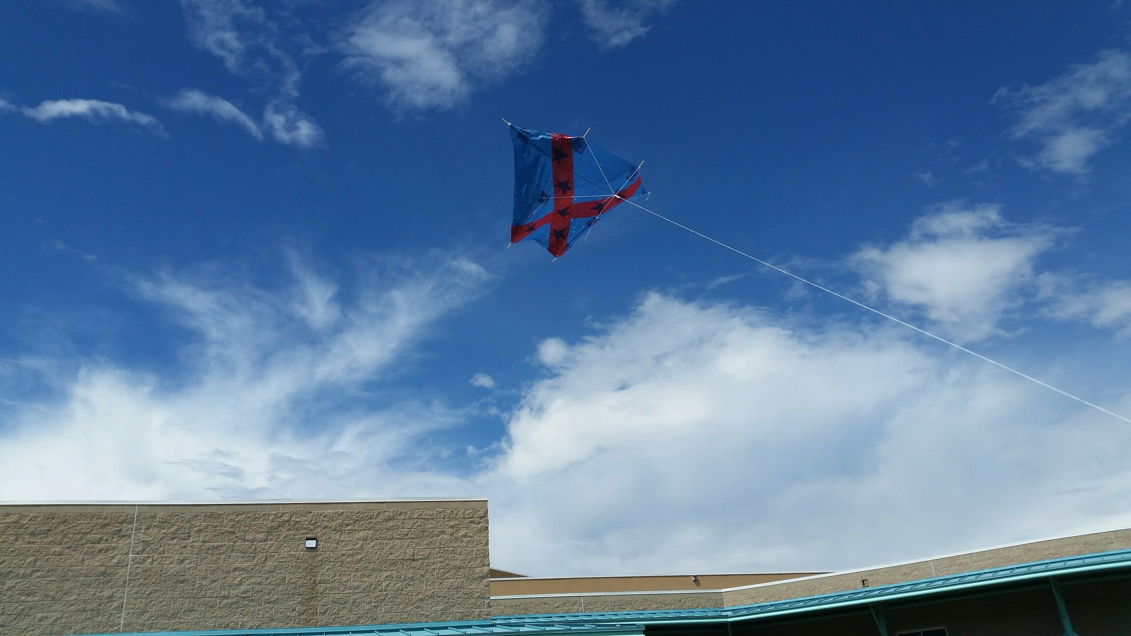 Chip and Dale Barndoor Kite : 9 Steps - Instructables