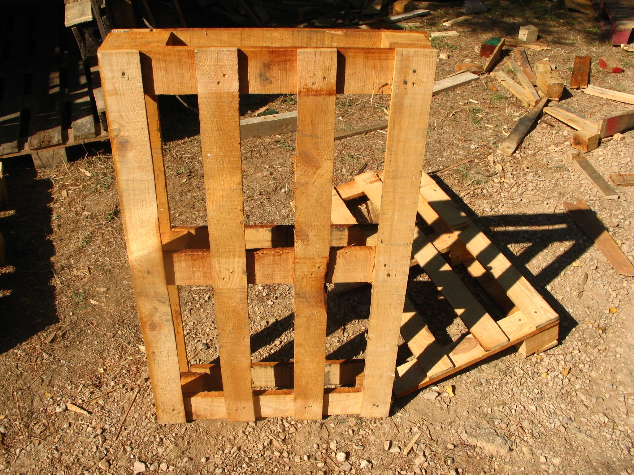 Single Pallet Chair : 5 Steps - Instructables