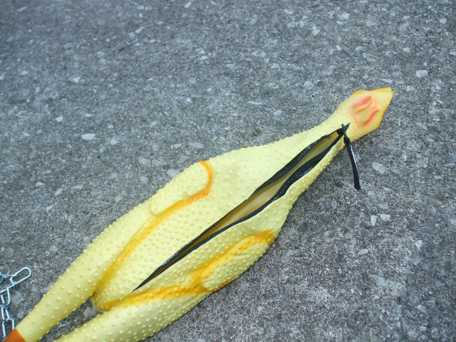 How to Make a Rubber Chicken Purse : 7 Steps - Instructables