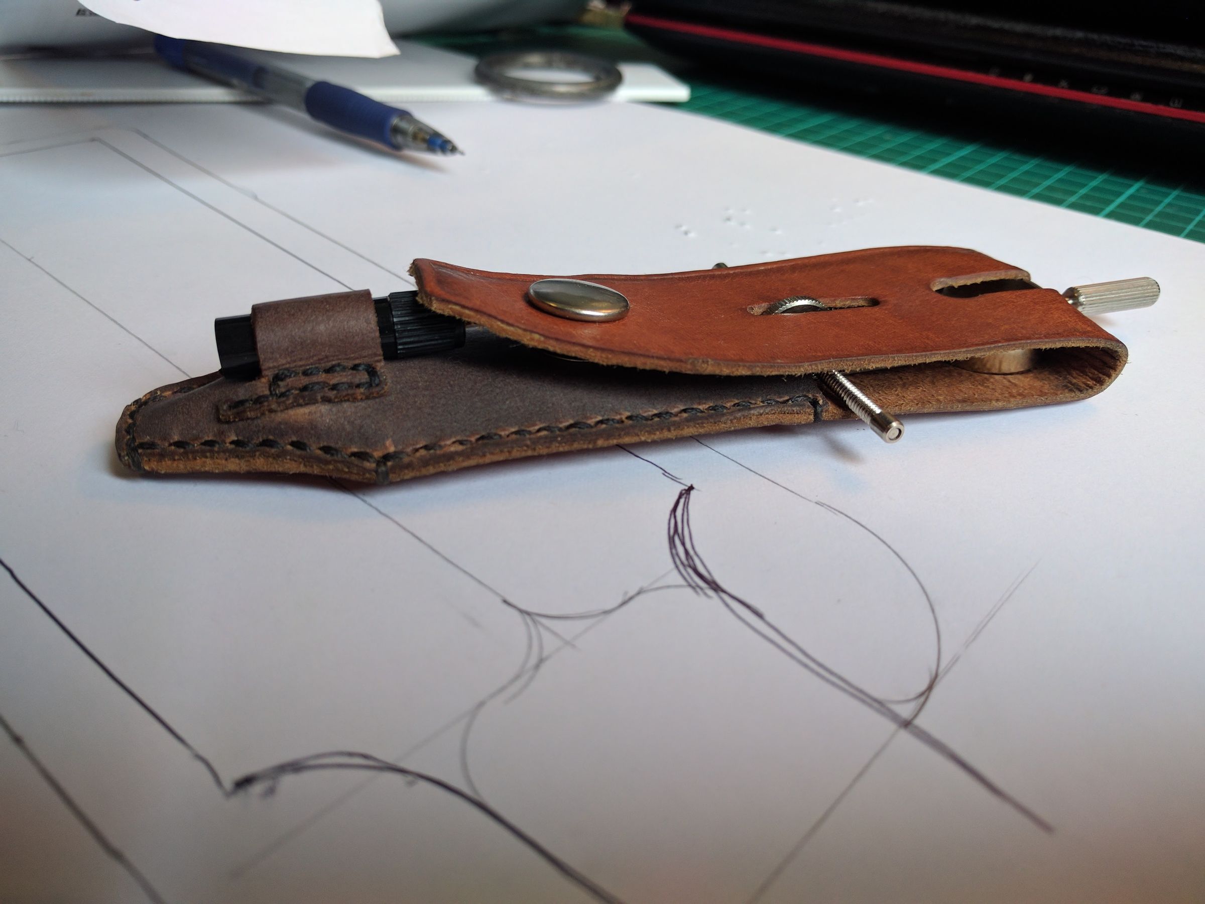 Leather Compass Case : 9 Steps (with Pictures) - Instructables