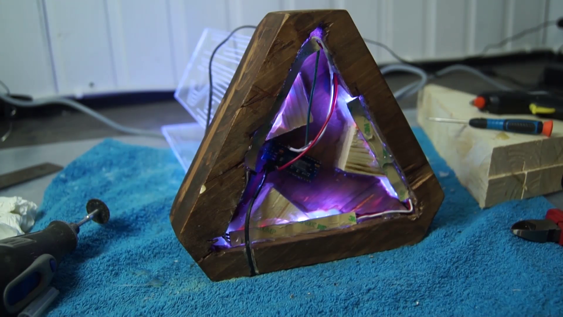 Glowing Circuit Board Lamp : 14 Steps (with Pictures) - Instructables