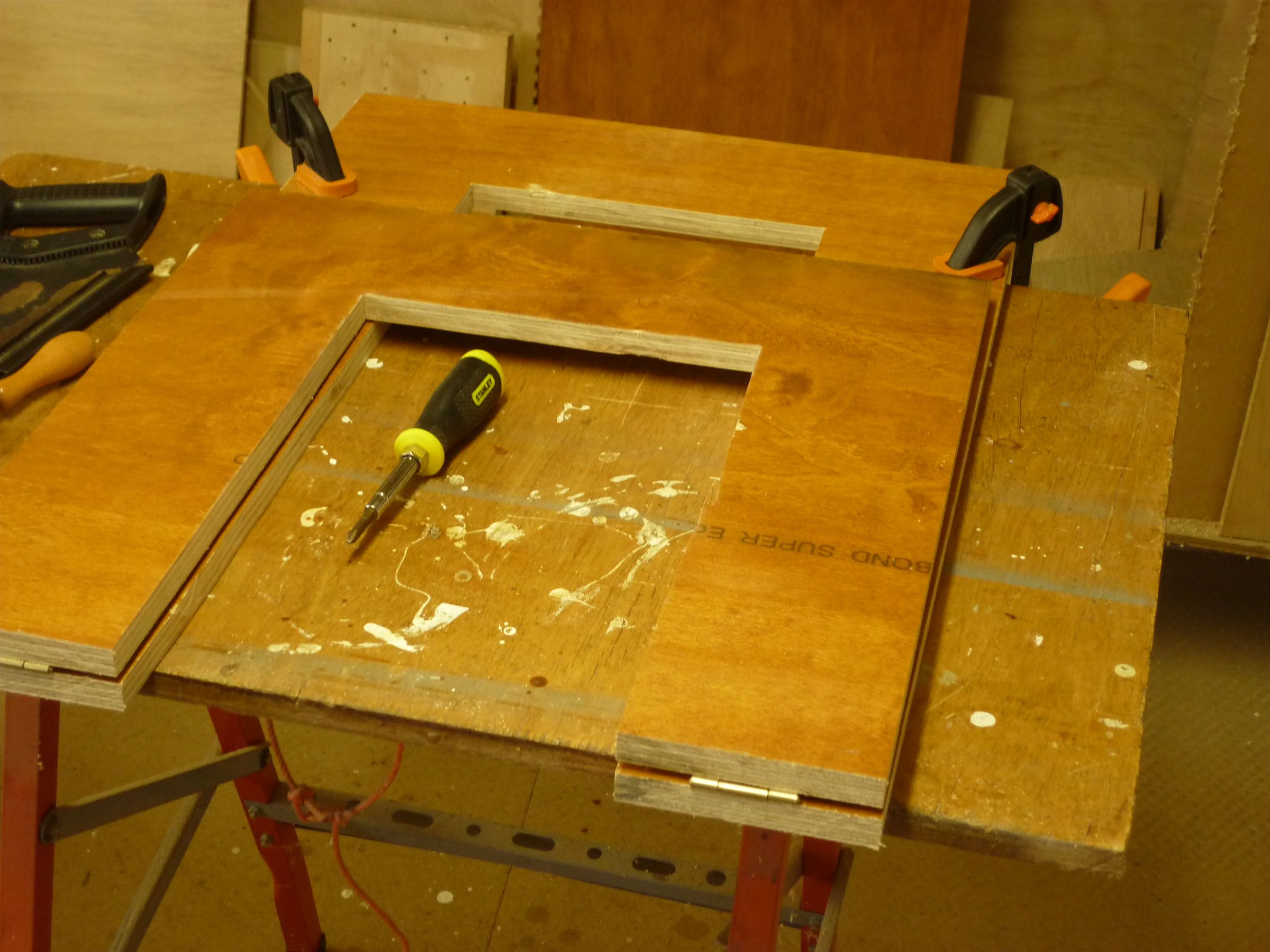 Collapsible Z-Shaped Side Table : 7 Steps (with Pictures) - Instructables