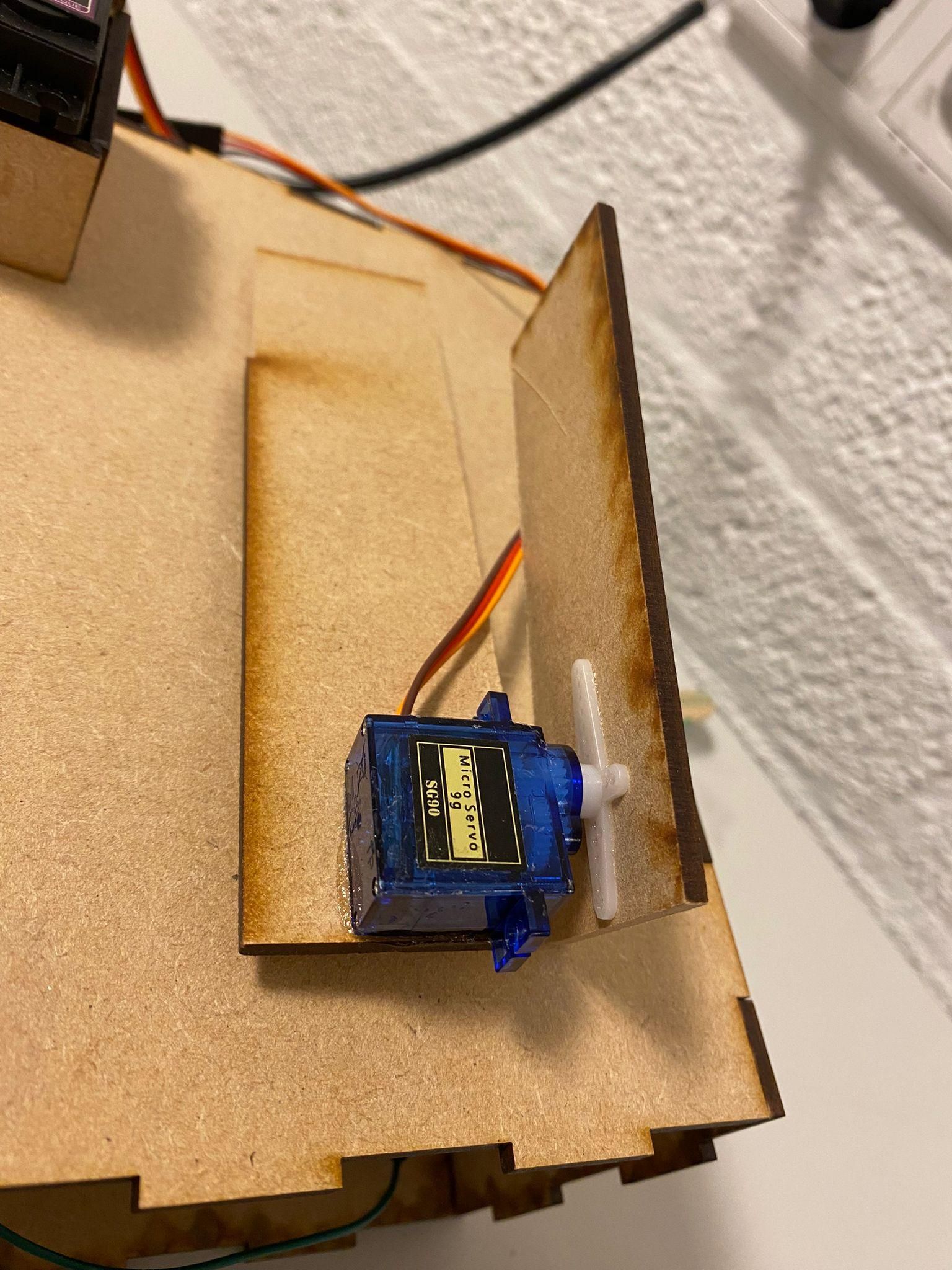 Kicking Robot Arm : 9 Steps - Instructables