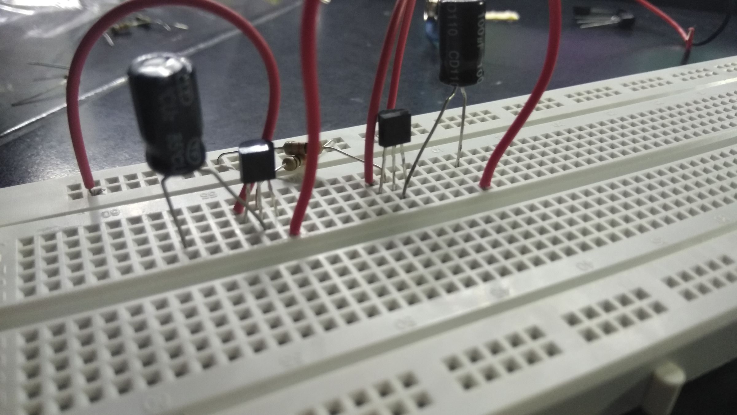 DUAL LED CHASER USING TRANSISTOR : 6 Steps (with Pictures) - Instructables