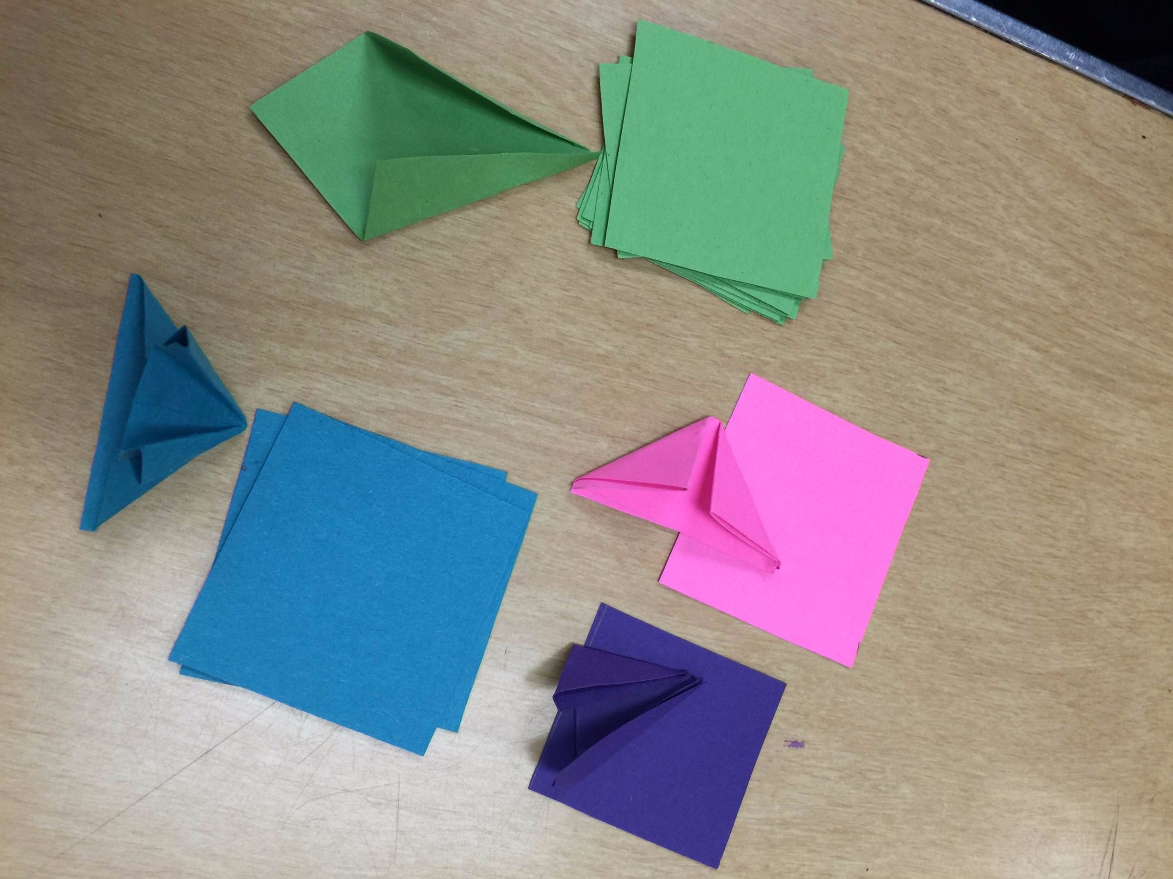 Radial Folded Paper Designs : 8 Steps - Instructables