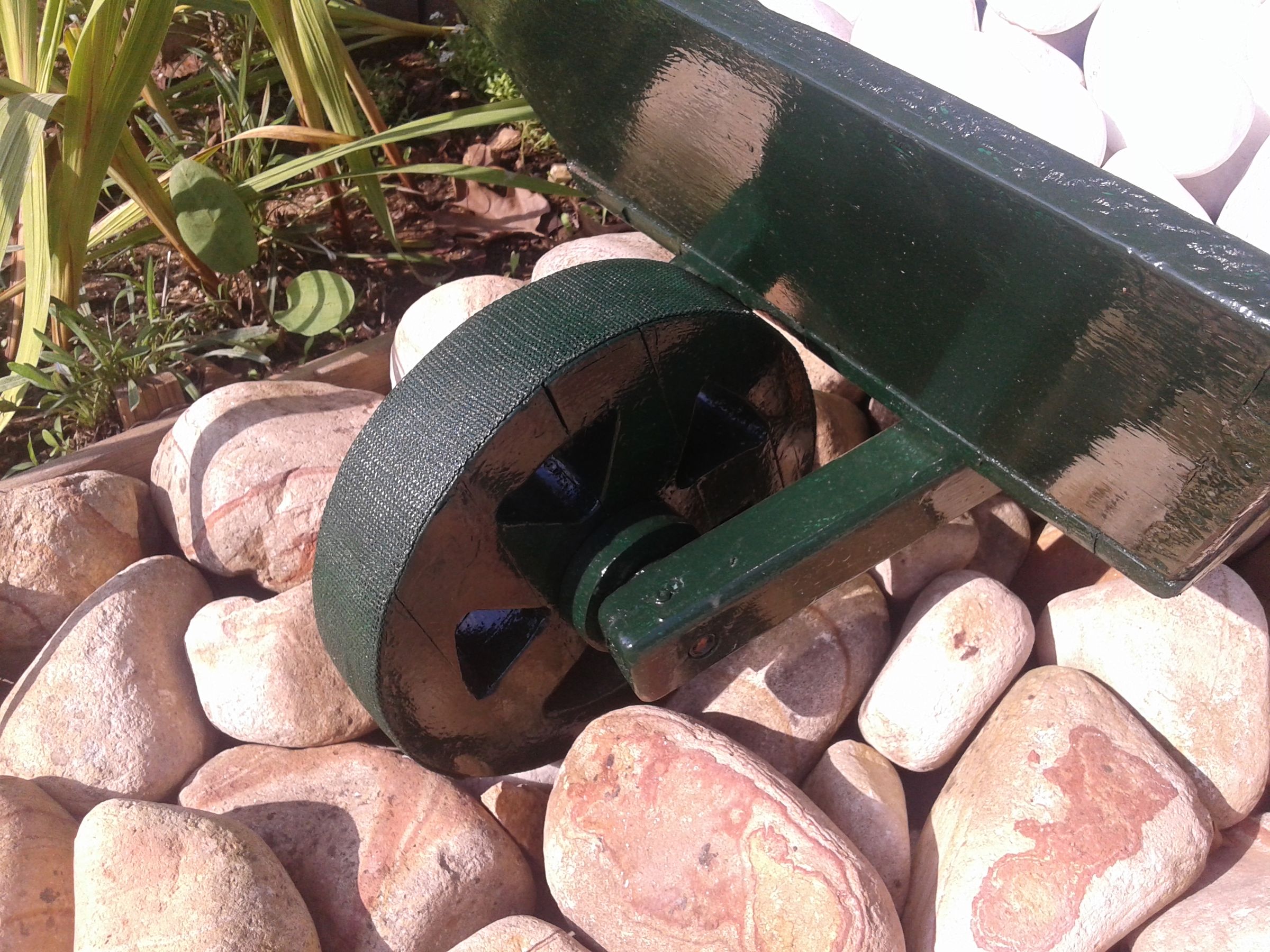 Wheelbarrow Refurbished, : 3 Steps - Instructables