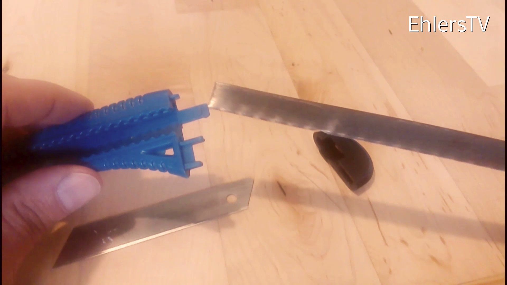 Make a Saw From a Cutter - Life Hack : 6 Steps - Instructables