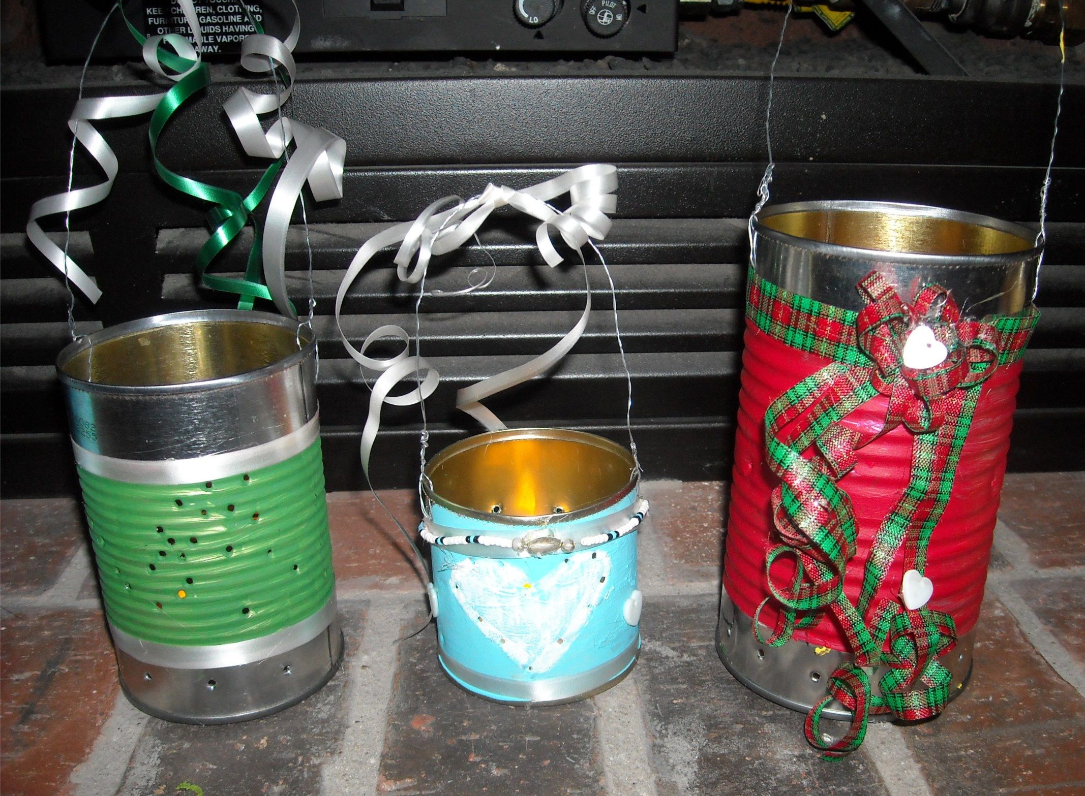 Christmas Pails/Lanterns/Gift Cans (Recycle) : 3 Steps - Instructables
