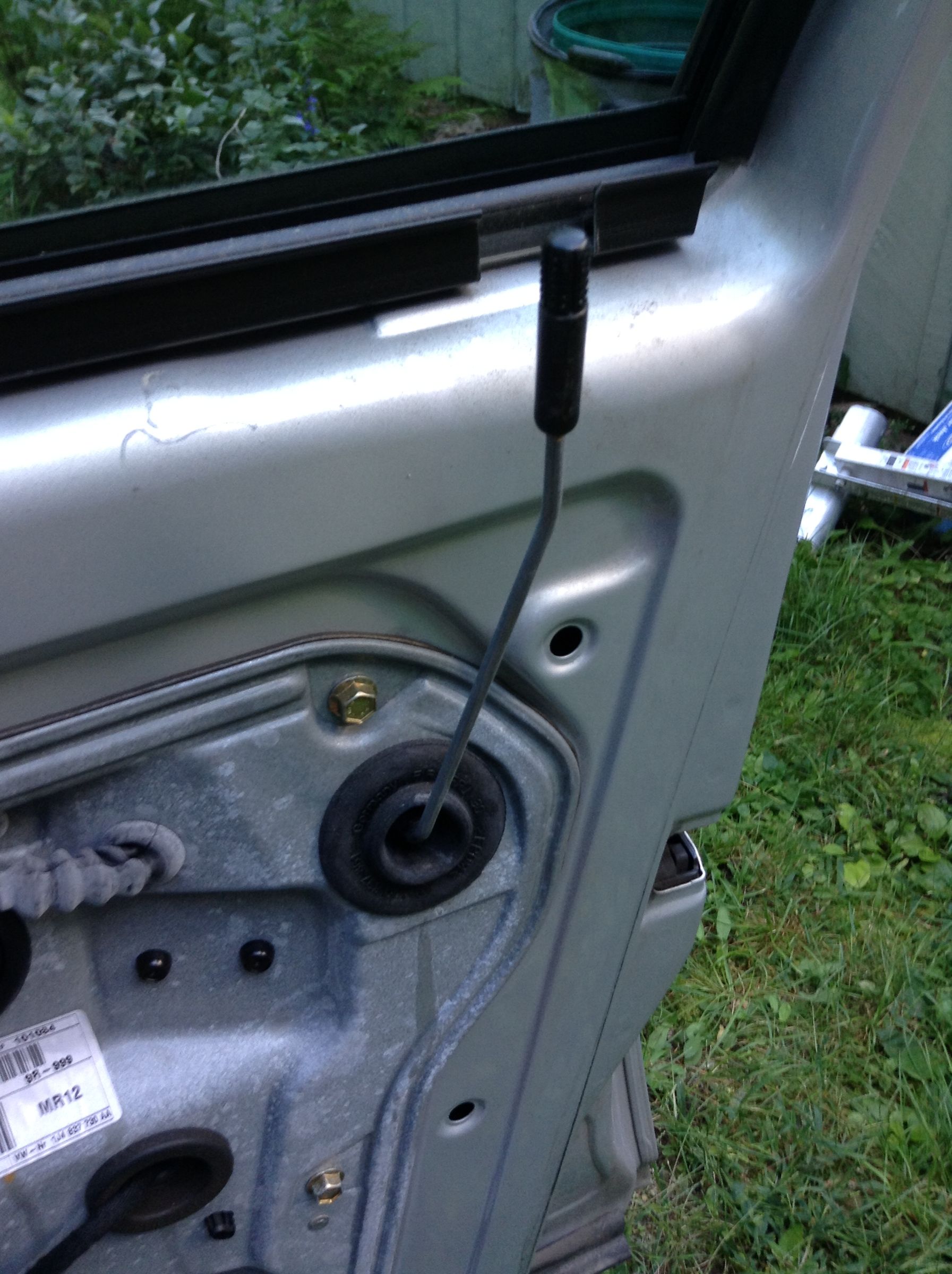 Volkswagen Car Door Disassembly and Reassembly : 4 Steps - Instructables