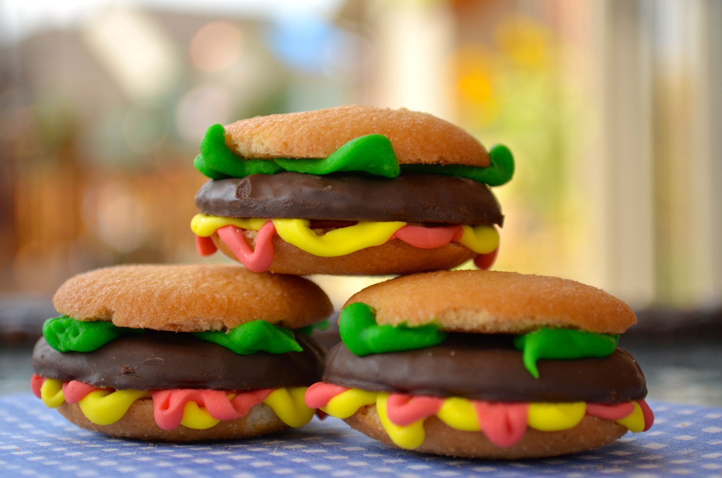 Simple and Sweet Burger Cookies : 4 Steps (with Pictures) - Instructables