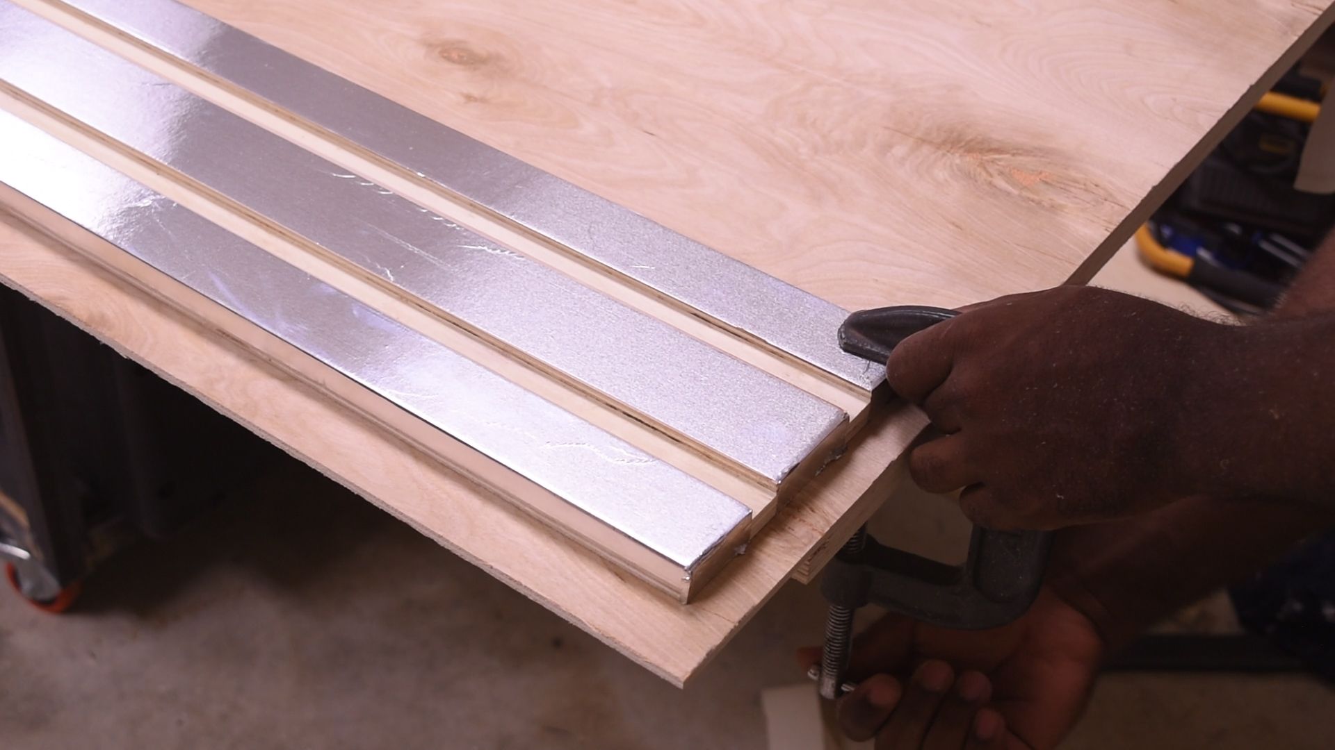 How to Make a Track Saw Guide for a Circular Saw : 8 Steps (with ...