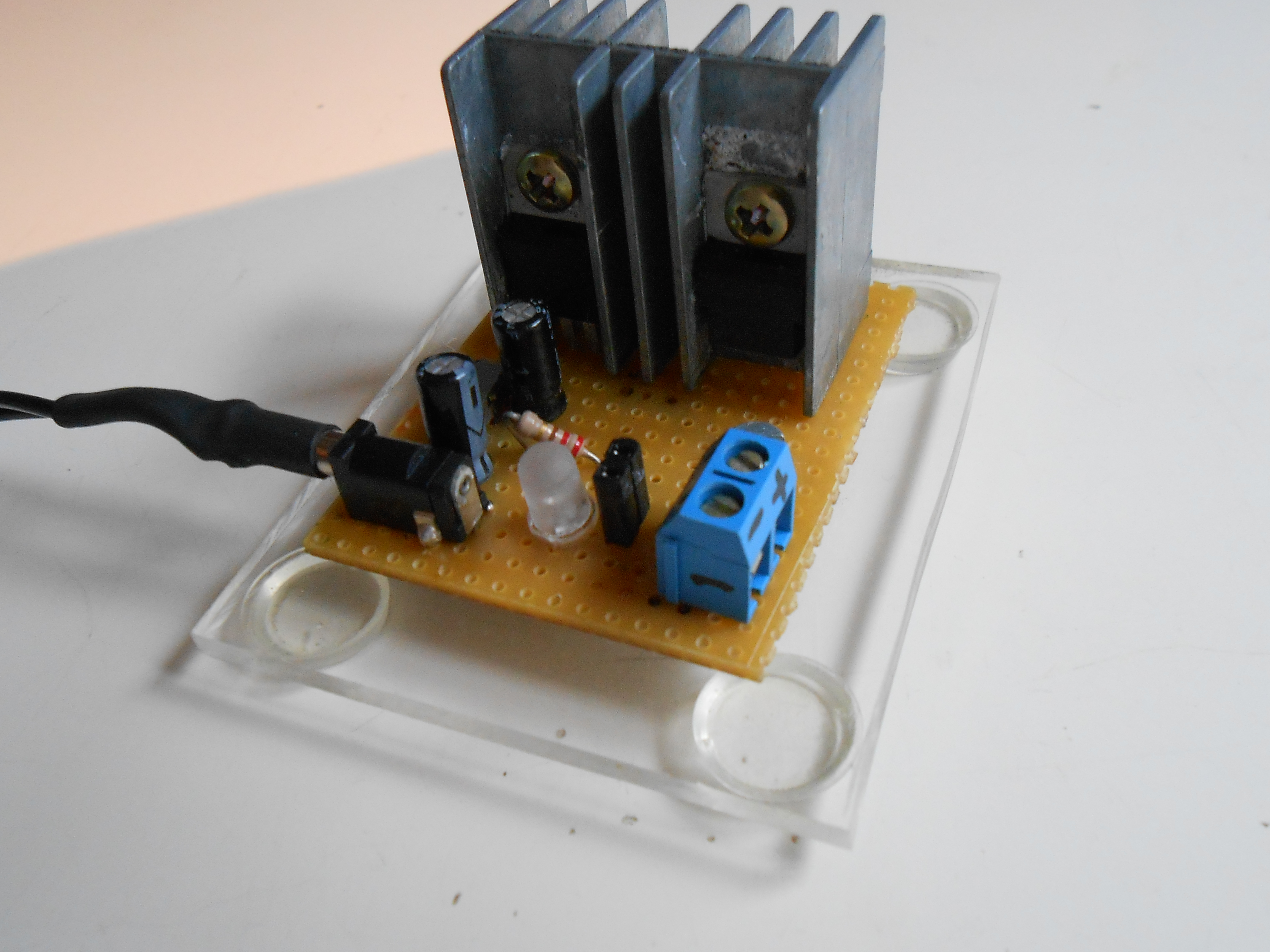 5 Volt Regulator - Instructables