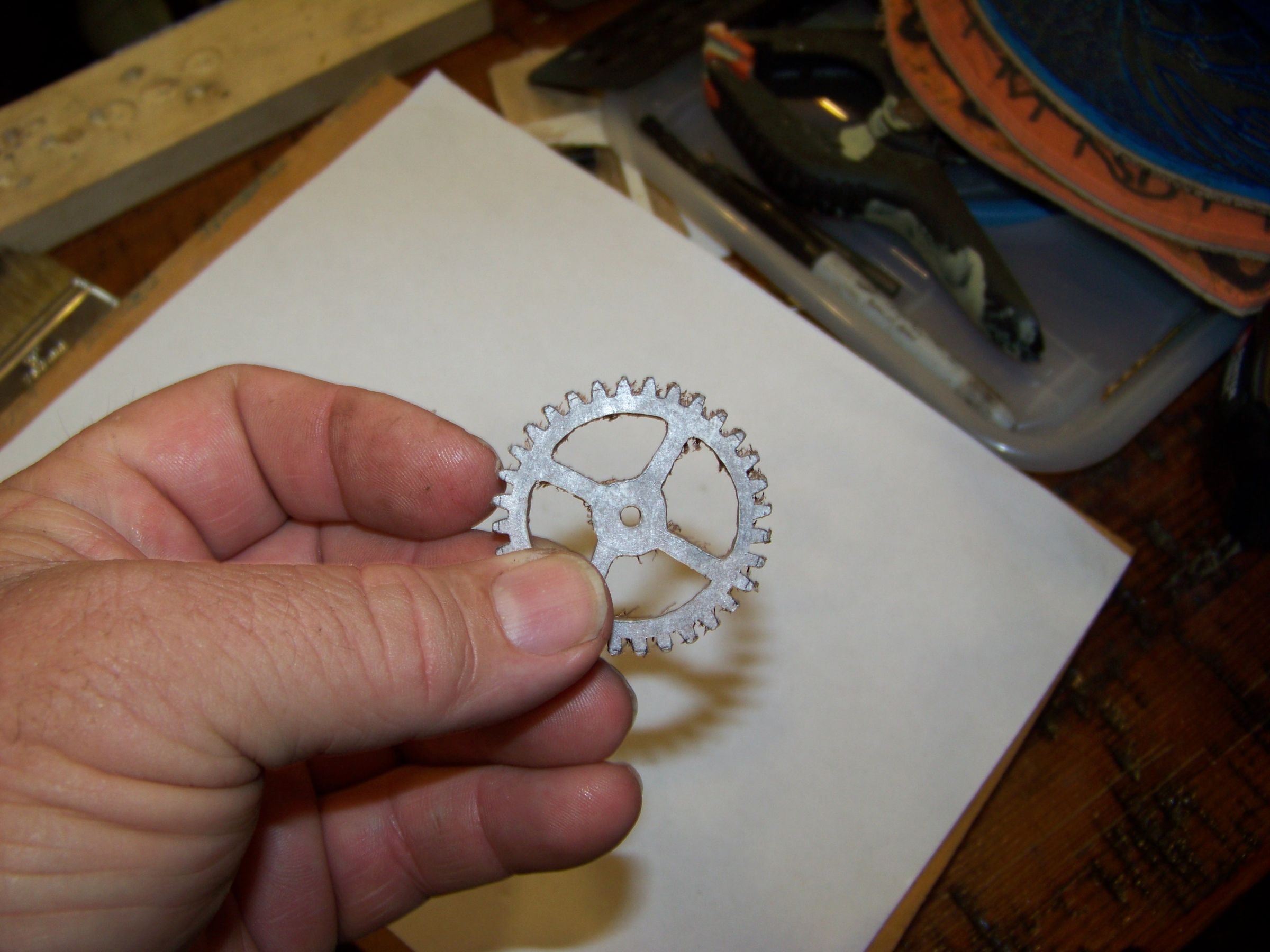 Wooden Gear Banjo Clock : 10 Steps (with Pictures) - Instructables