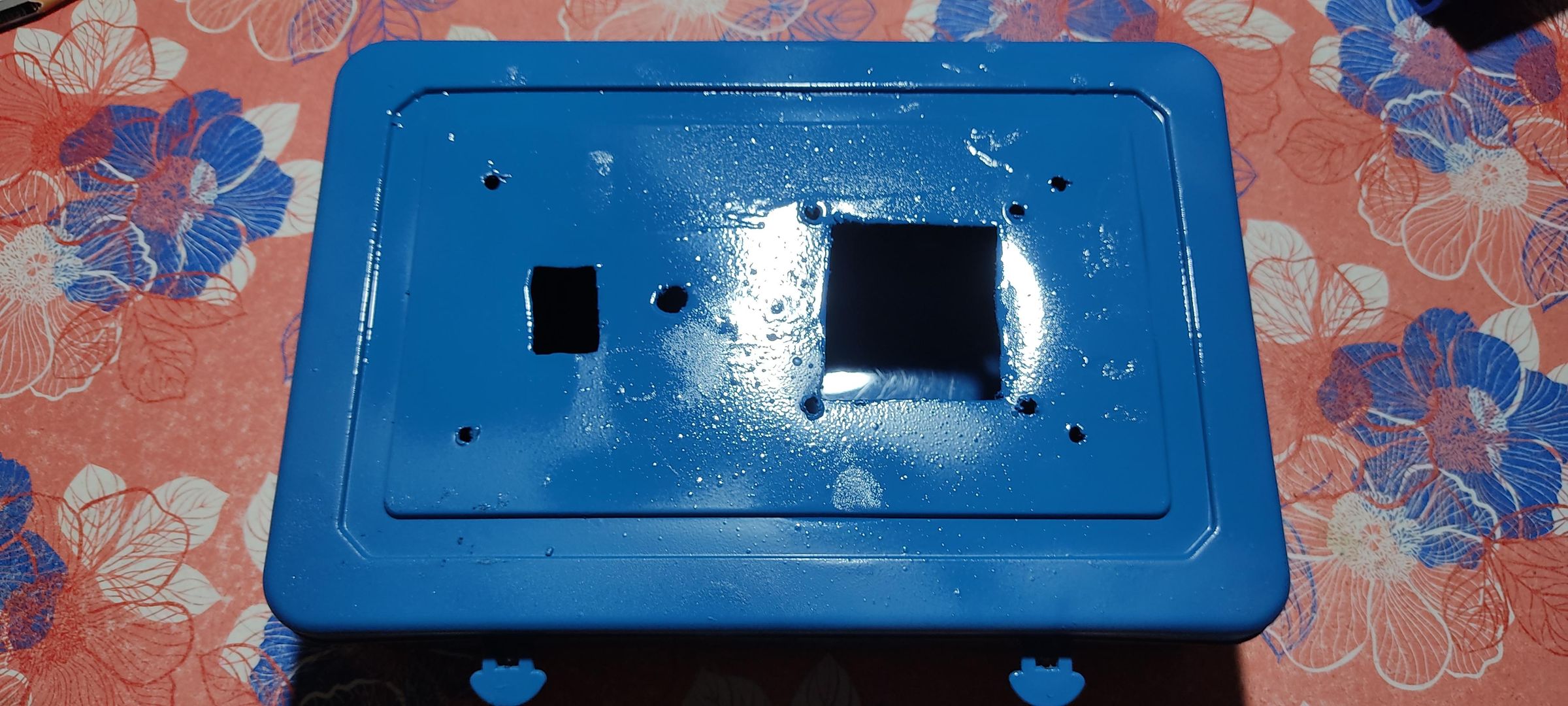 Upcycle an Old Plastic Box Into a Circuit Enclosure : 6 Steps (with ...