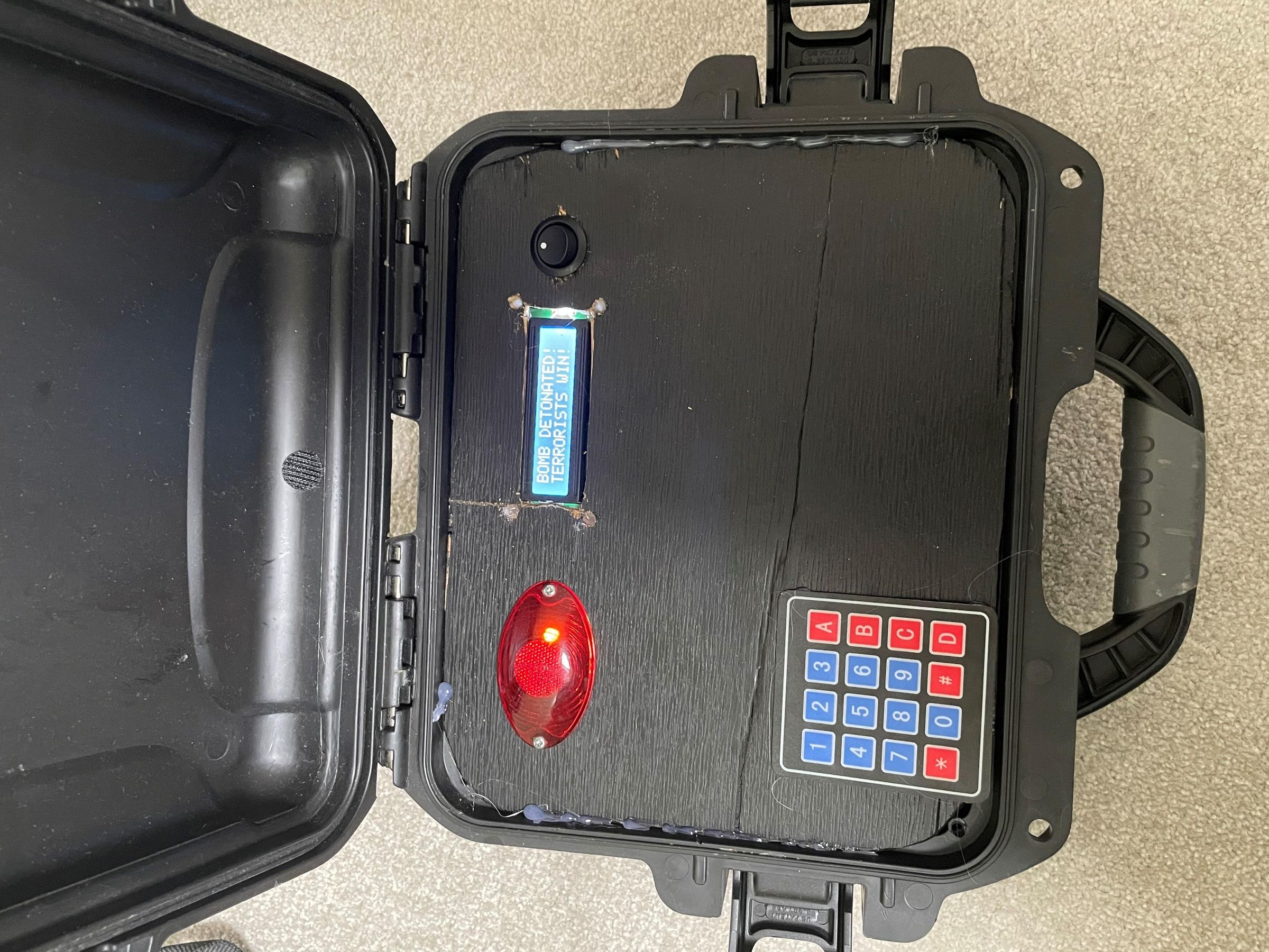 Arduino Defuseable Bomb, Perfect for Airsoft Games! (with Timer, LCD ...