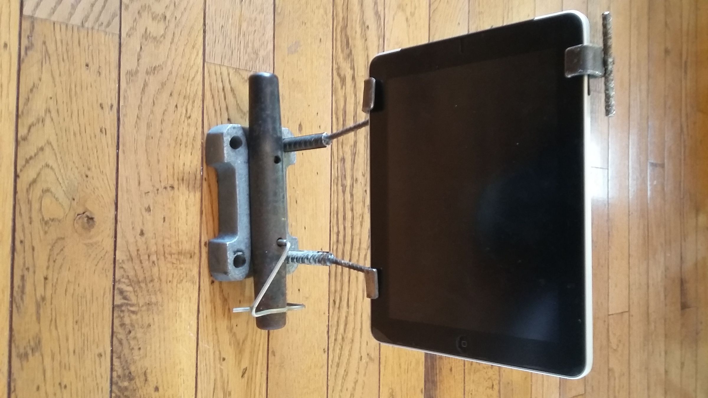 IPad Stands From Scrap Metal : 6 Steps (with Pictures) - Instructables