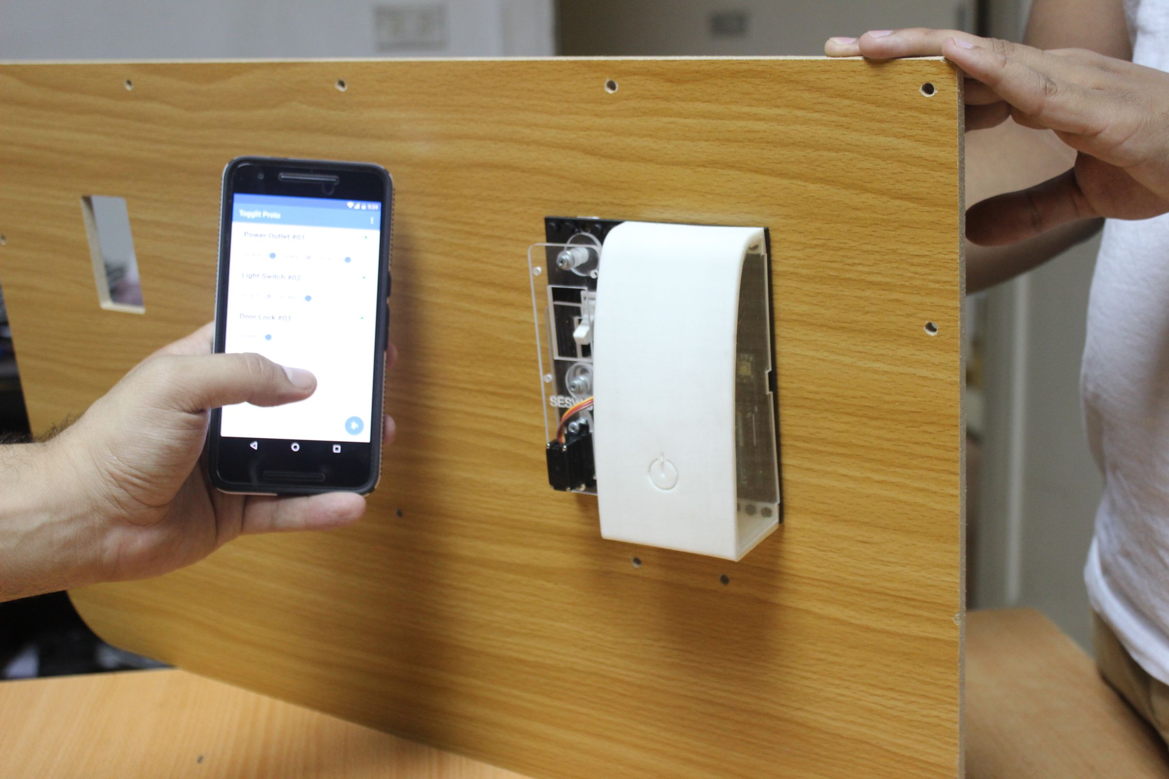 How to Control Your Light Switch From Your Smartphone? : 5 Steps ...
