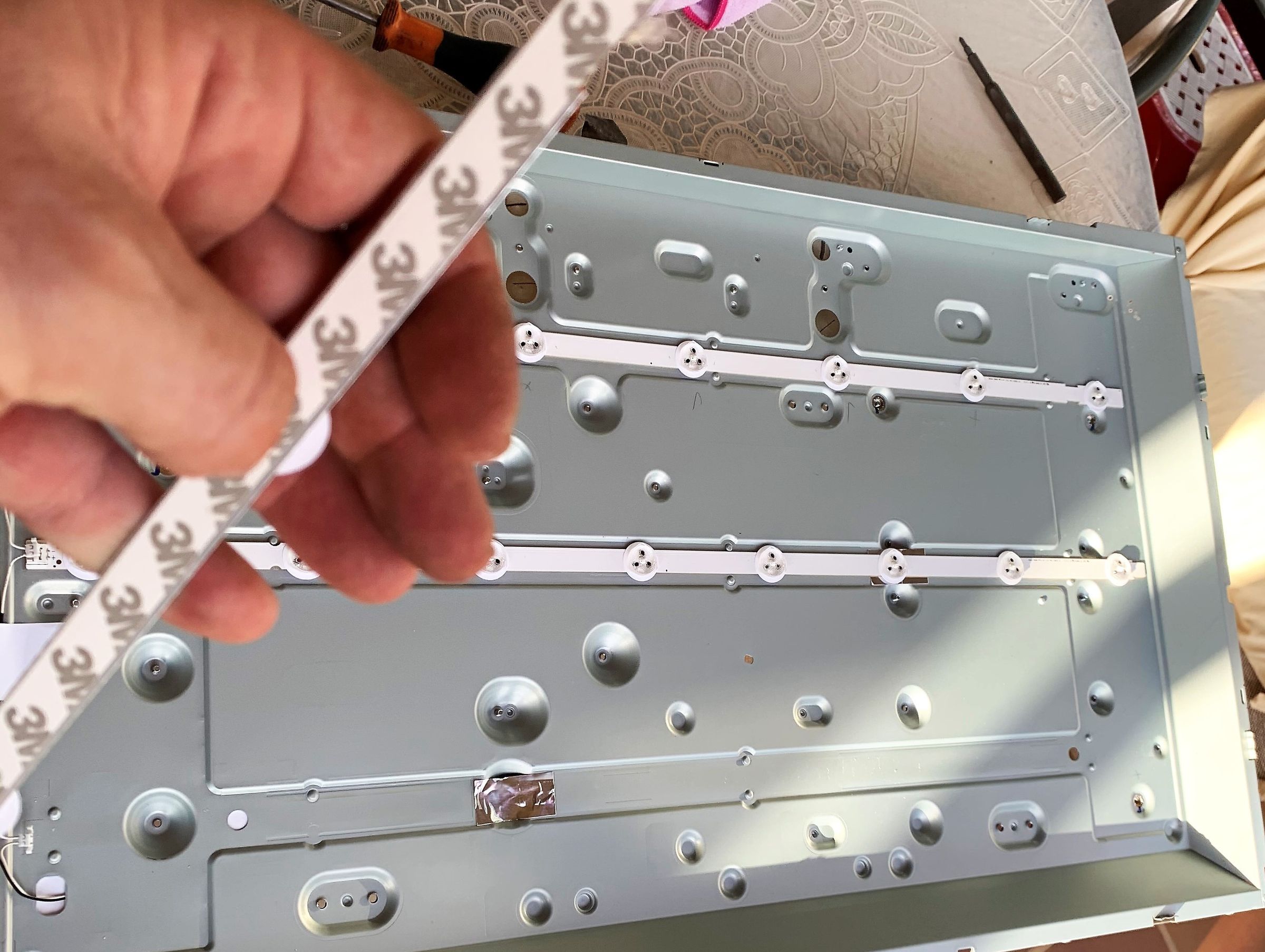 LG 32 TV Repair (Led Strips Change) : 5 Steps (with Pictures ...