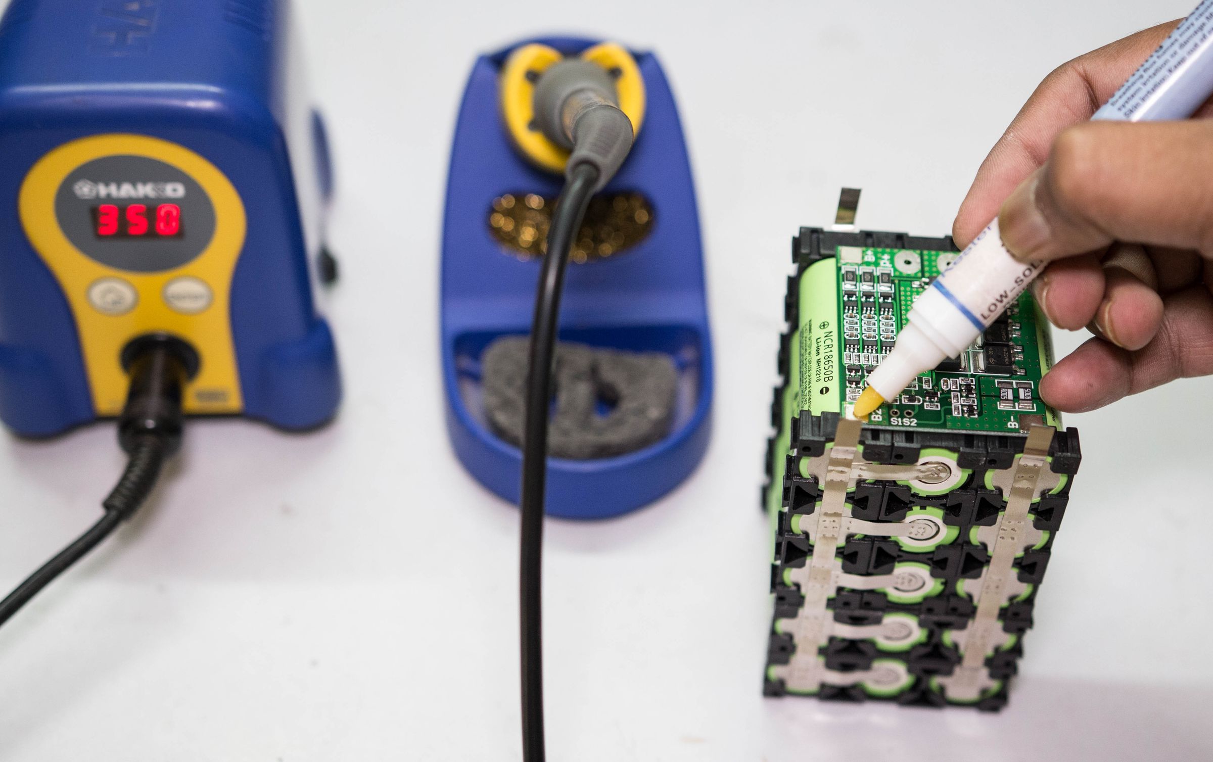 DIY Professional 18650 Battery Pack : 12 Steps (with Pictures ...