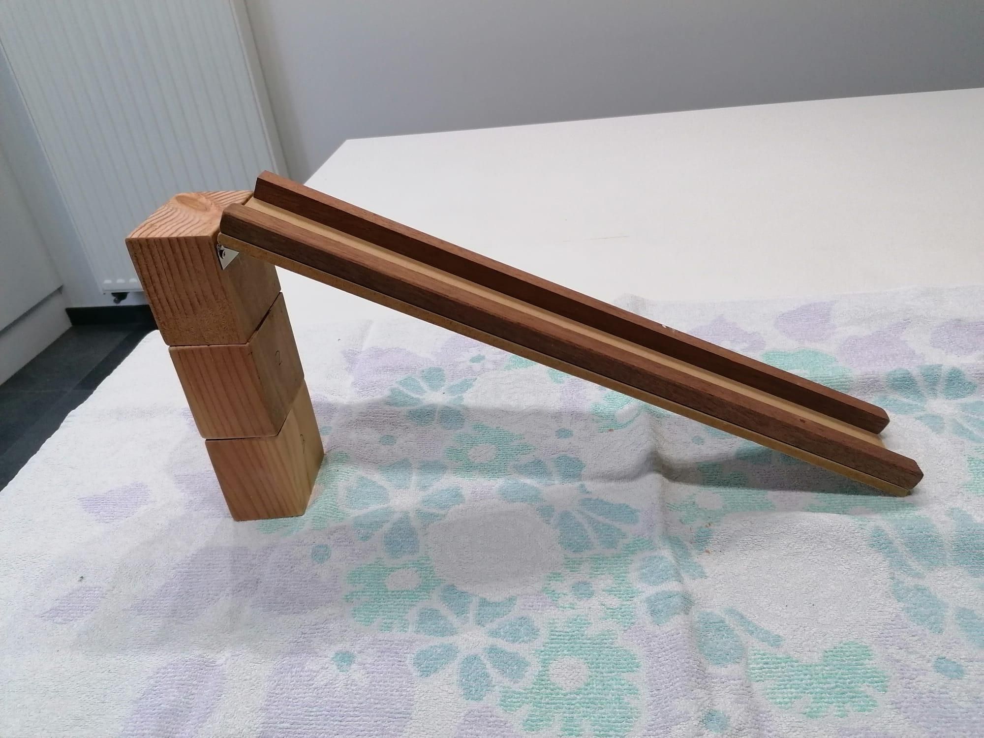 Woesh Juggling Board H4E1 : 18 Steps - Instructables