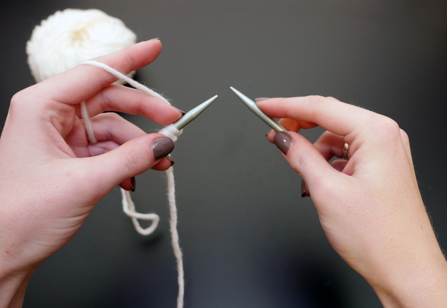 How to Do the Knit Stitch : 6 Steps - Instructables