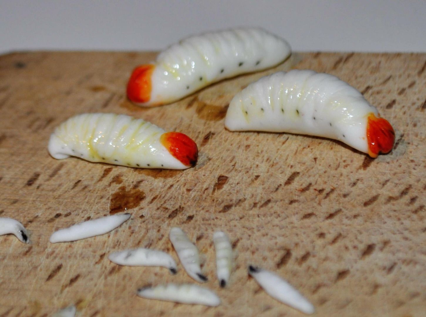 Centipede and Larvae Cupcake : 4 Steps (with Pictures) - Instructables