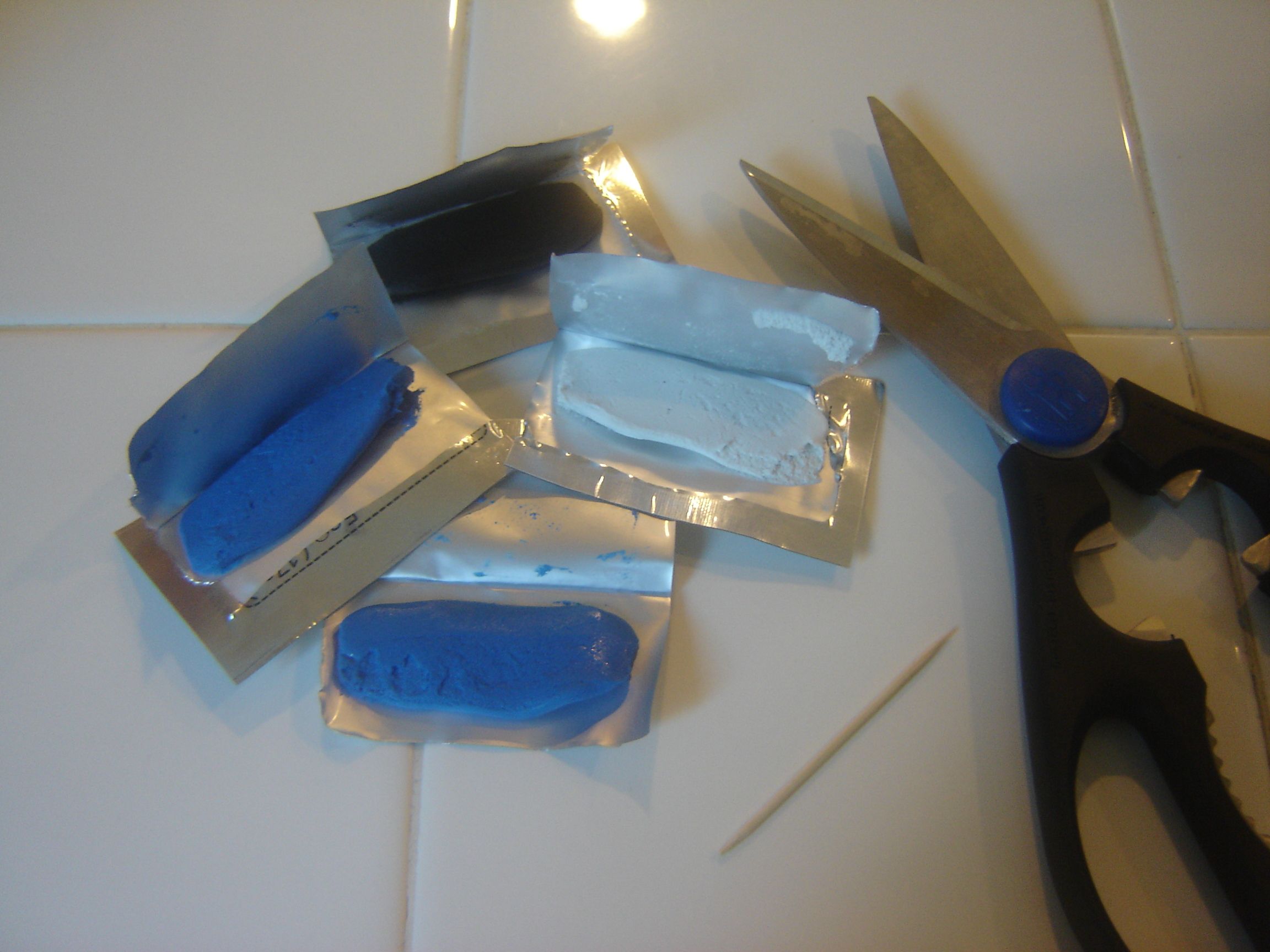 Sugru Custom Jelly Bracelet : 4 Steps - Instructables