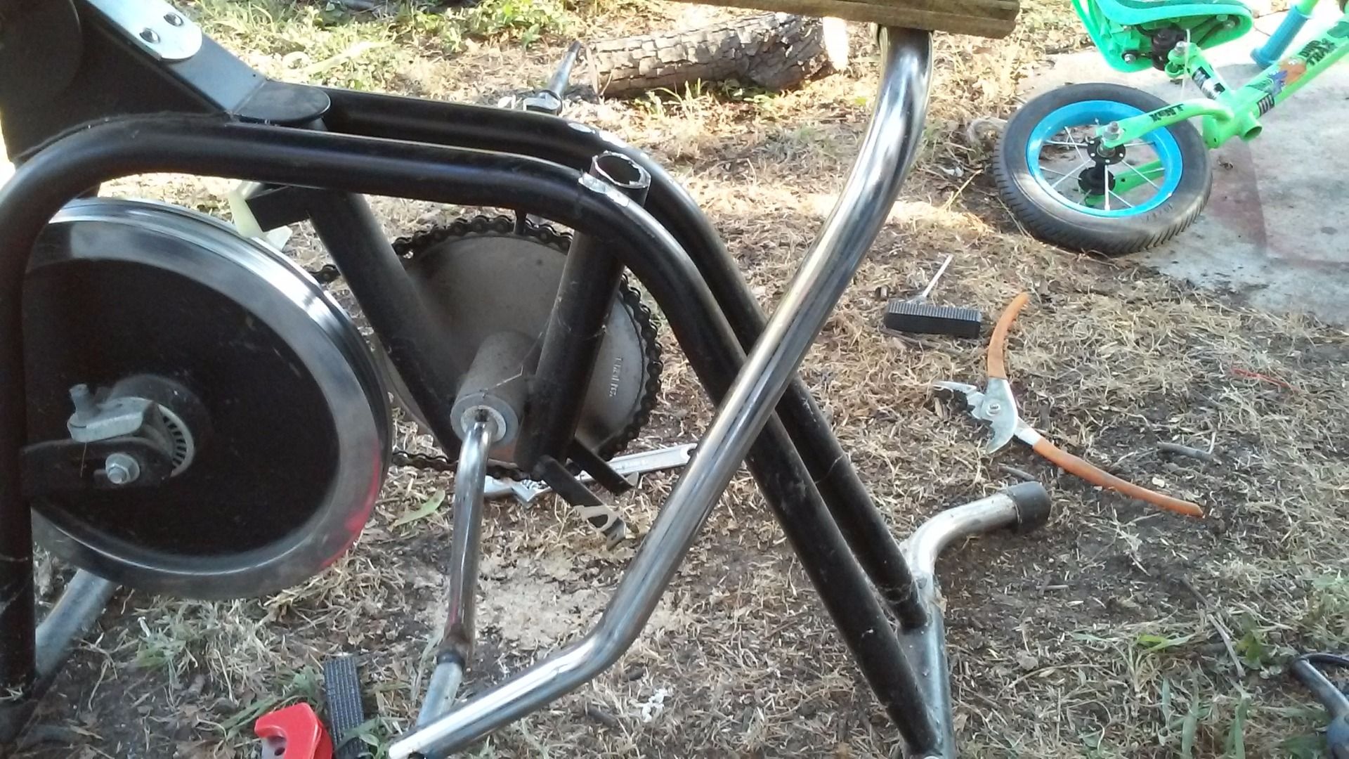 Hand Crank Paint Shaker : 7 Steps (with Pictures) - Instructables
