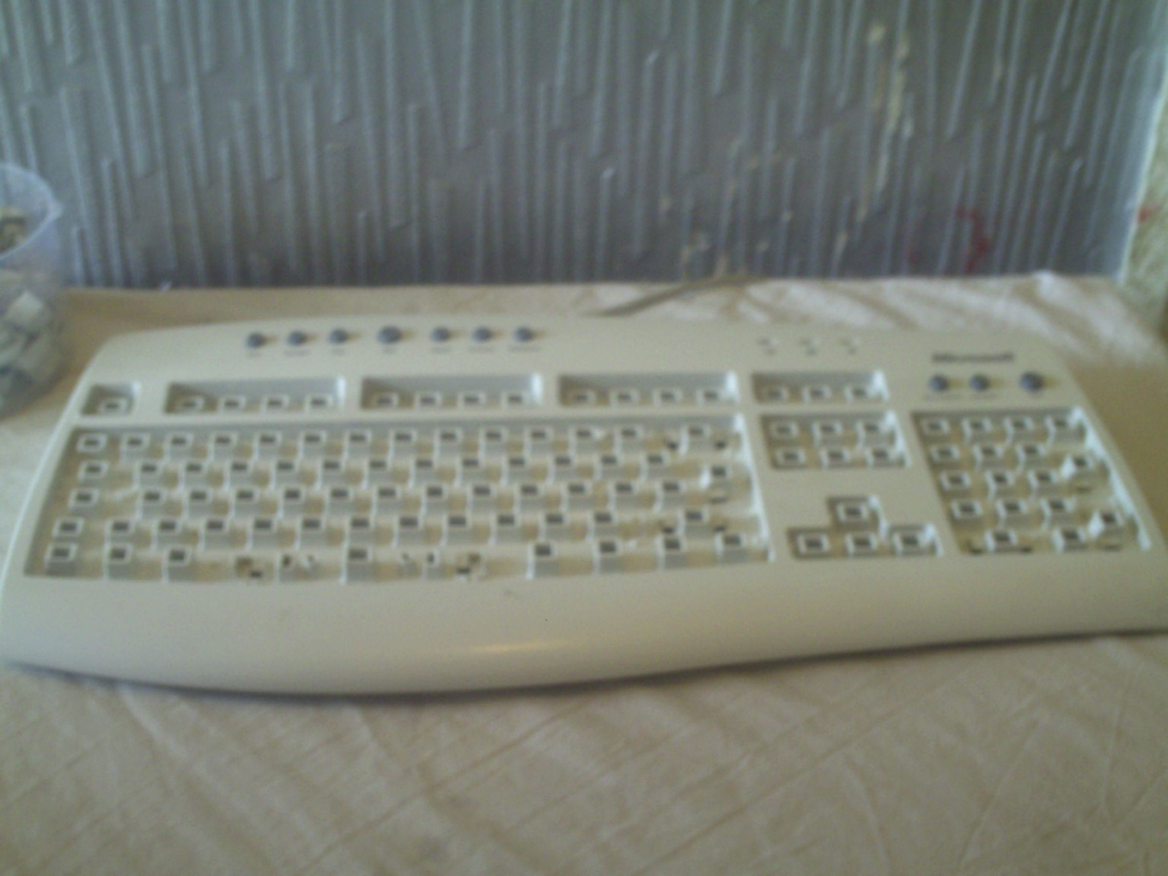 How to Make Your Keyboard Look As Good As New. : 9 Steps - Instructables