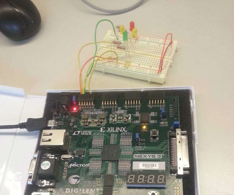 FPGA Simon Clone : 5 Steps - Instructables