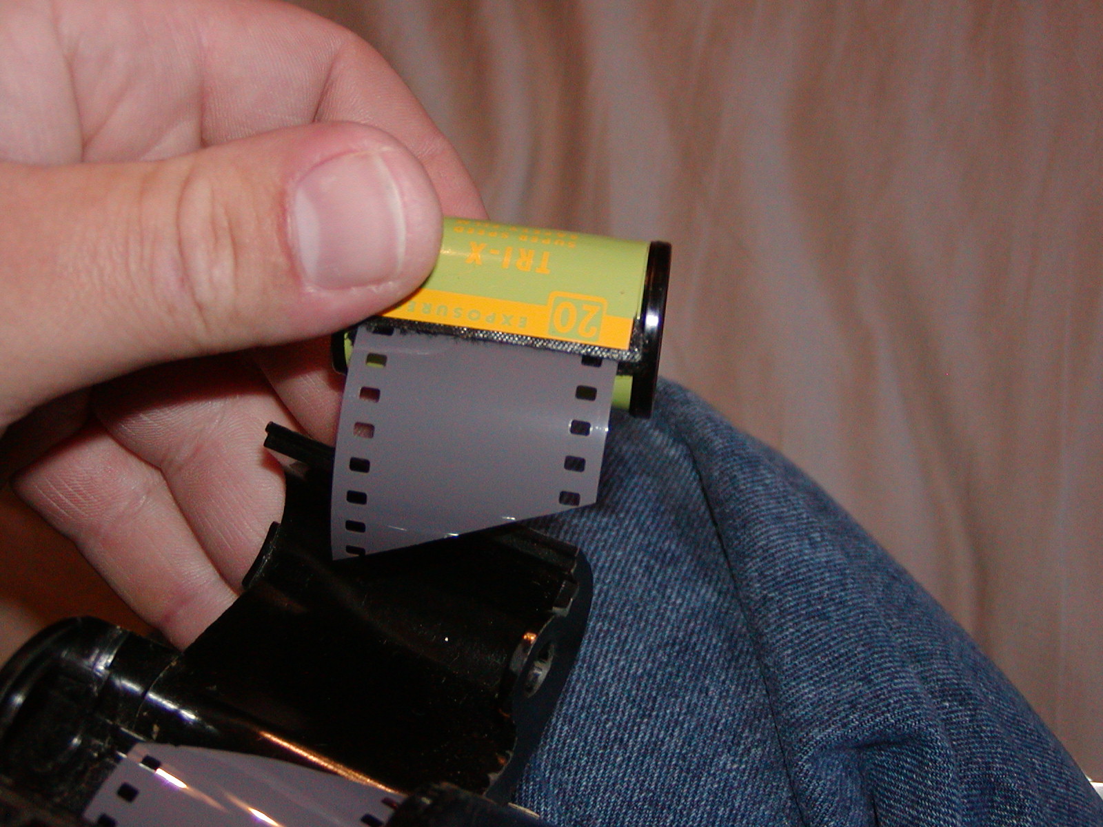 How to Use a 35mm Film Bulk Loader : 5 Steps - Instructables