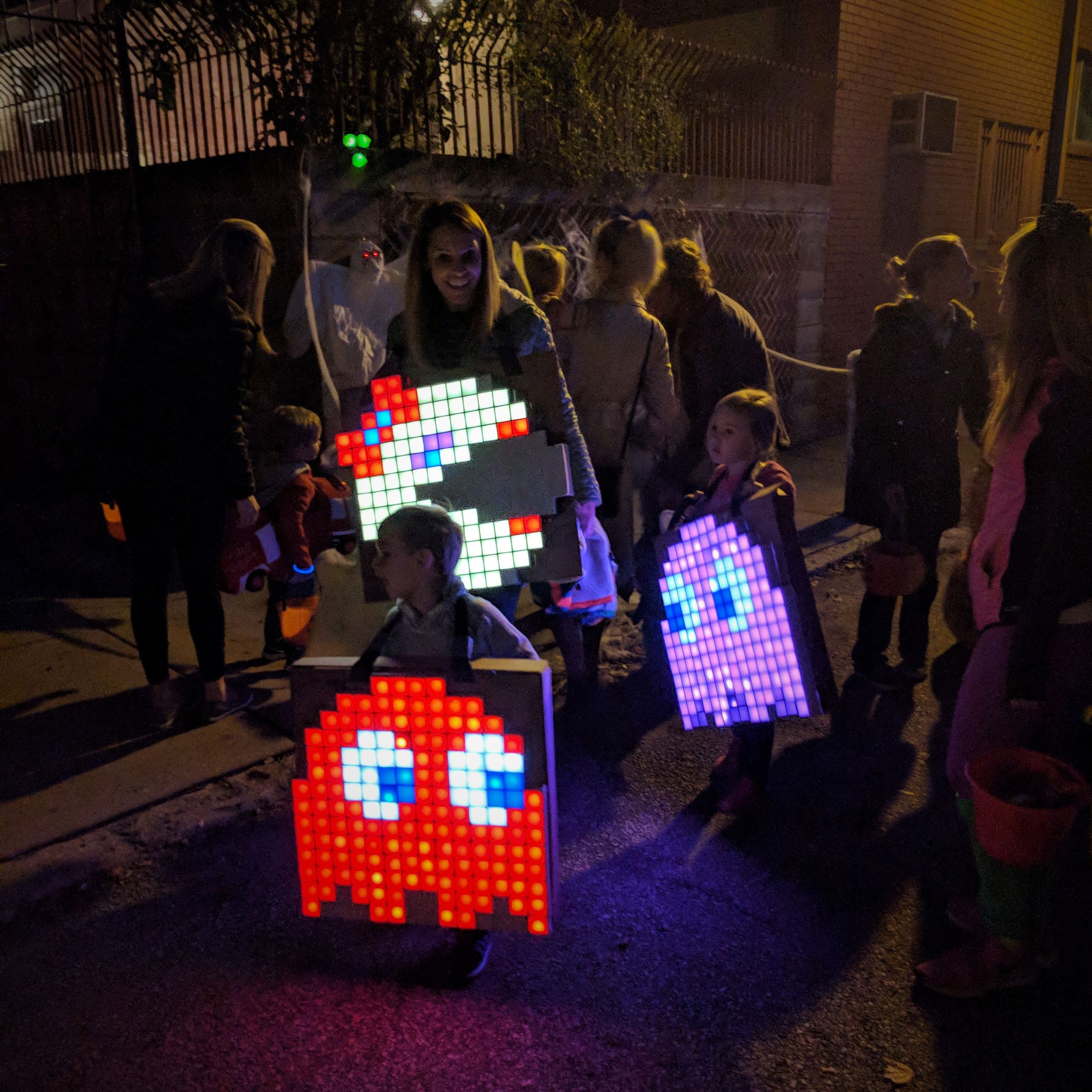 Pac-Man LED Pixel Panel Costume : 9 Steps (with Pictures) - Instructables