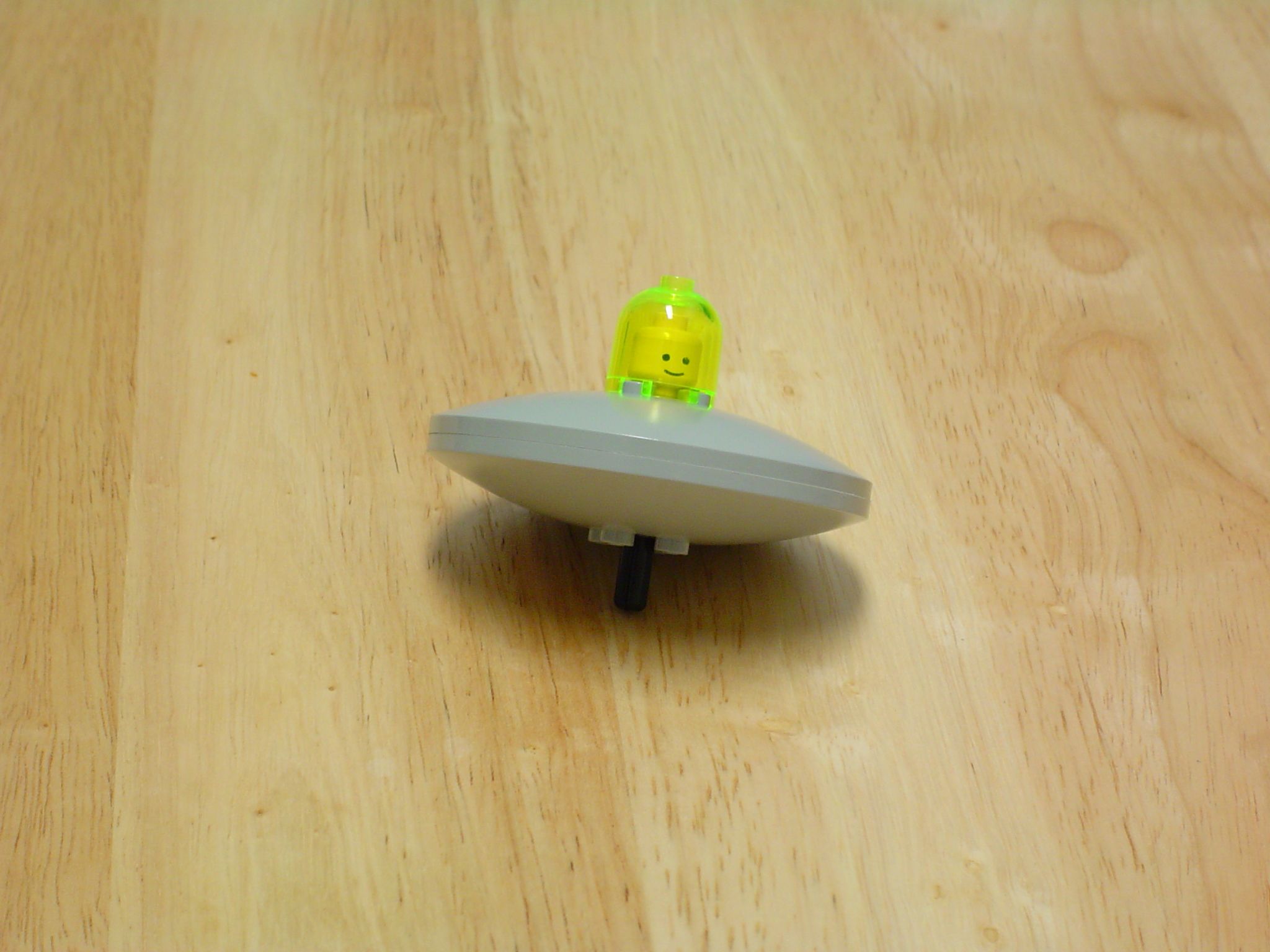 Simple LEGO Toys: UFO Top : 4 Steps - Instructables