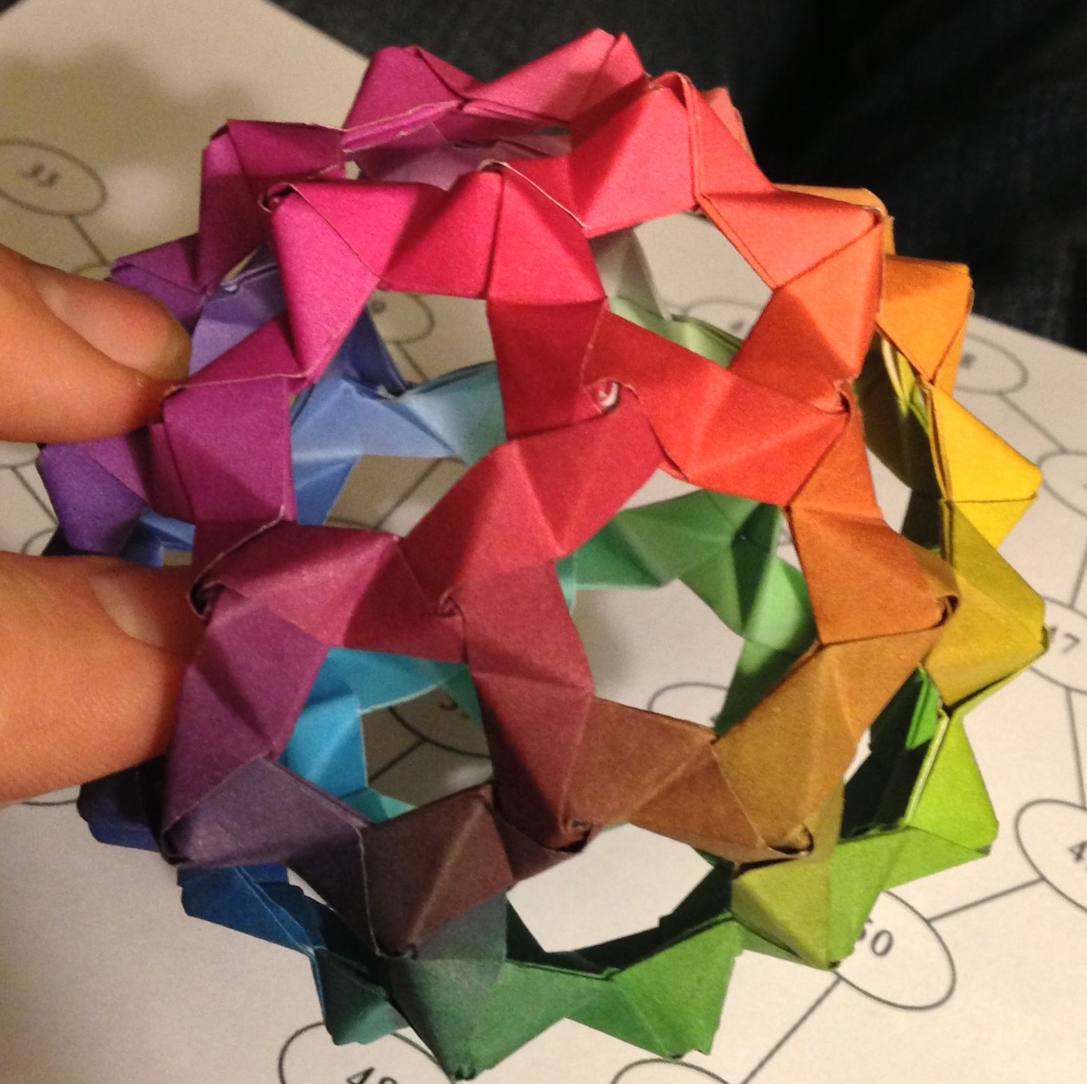Make the Raibow PHiZZ Origami Buckyball! : 6 Steps - Instructables