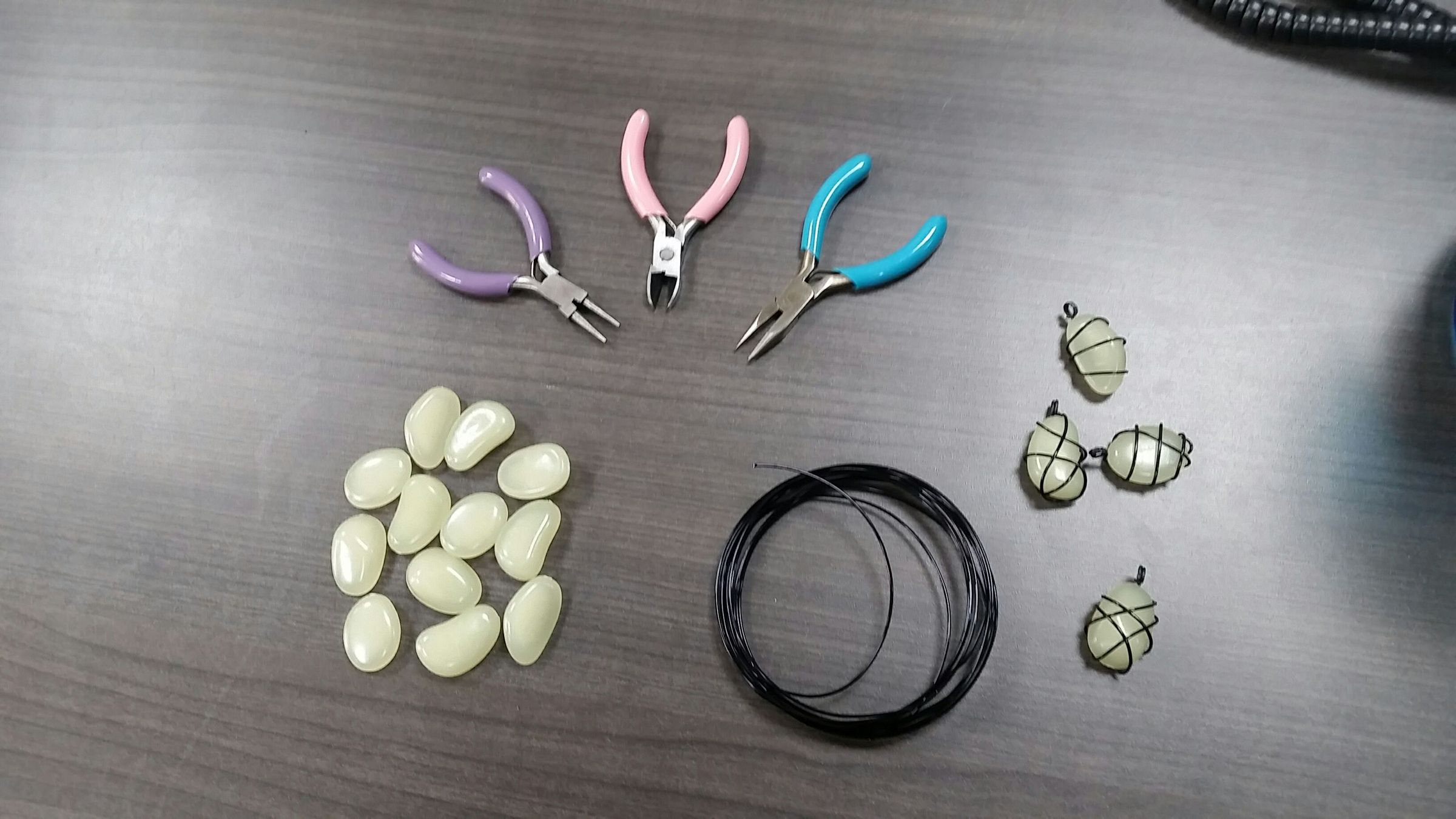 Glow in the Dark Wire Wrapped Pendant : 5 Steps (with Pictures ...