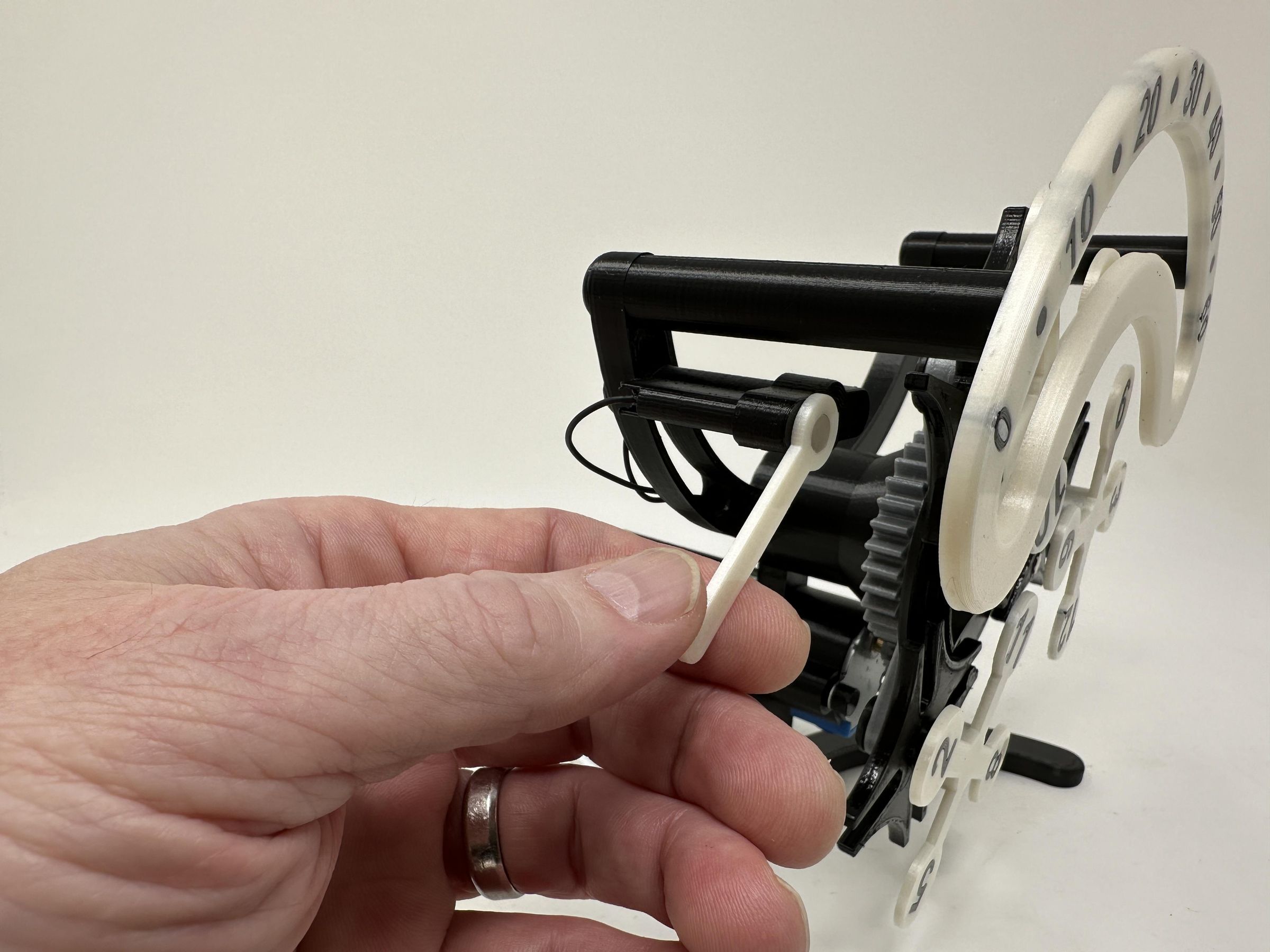 Geneva Clock : 4 Steps (with Pictures) - Instructables