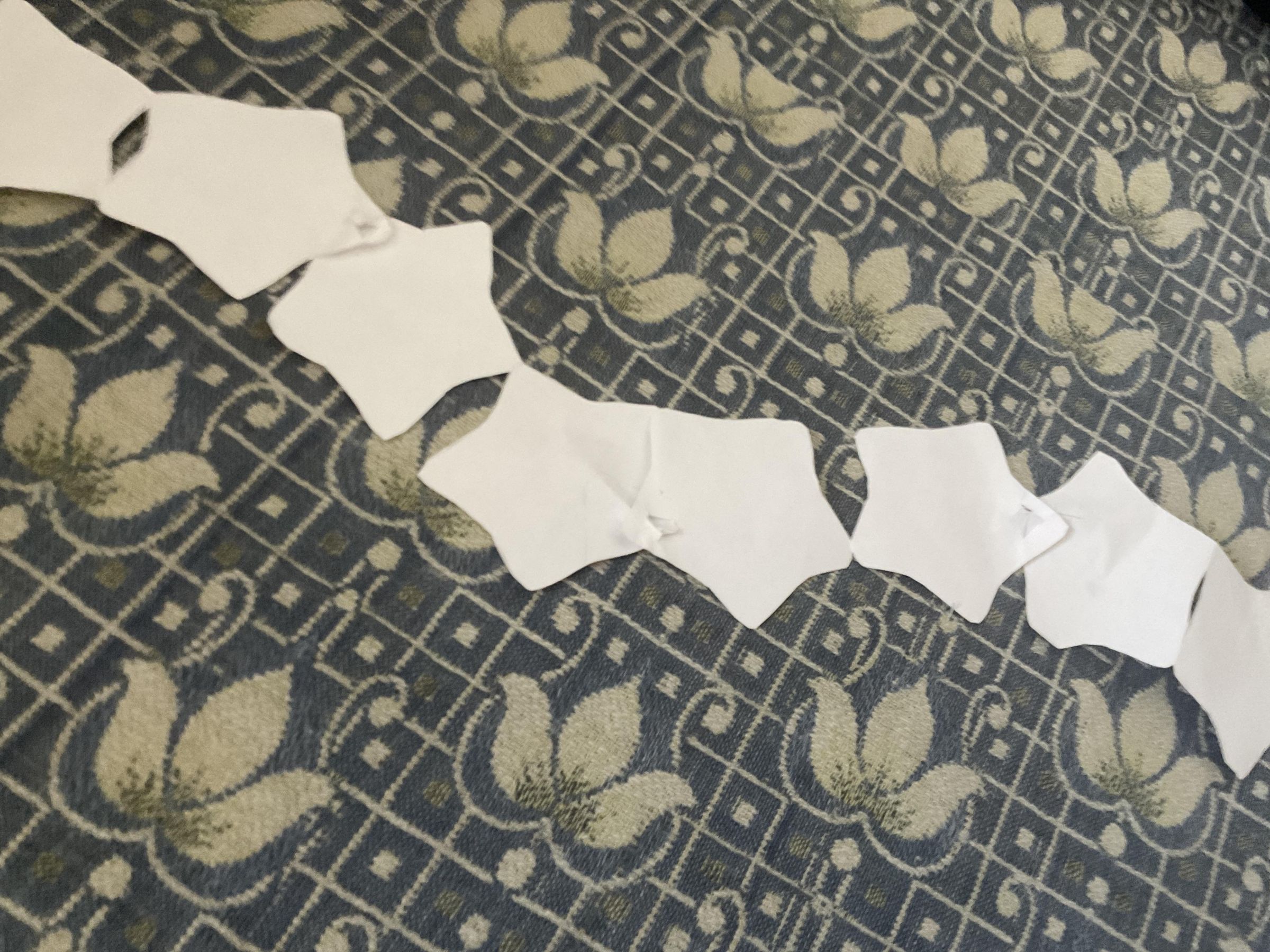 DIY Easy Customizable Garland! : 6 Steps - Instructables