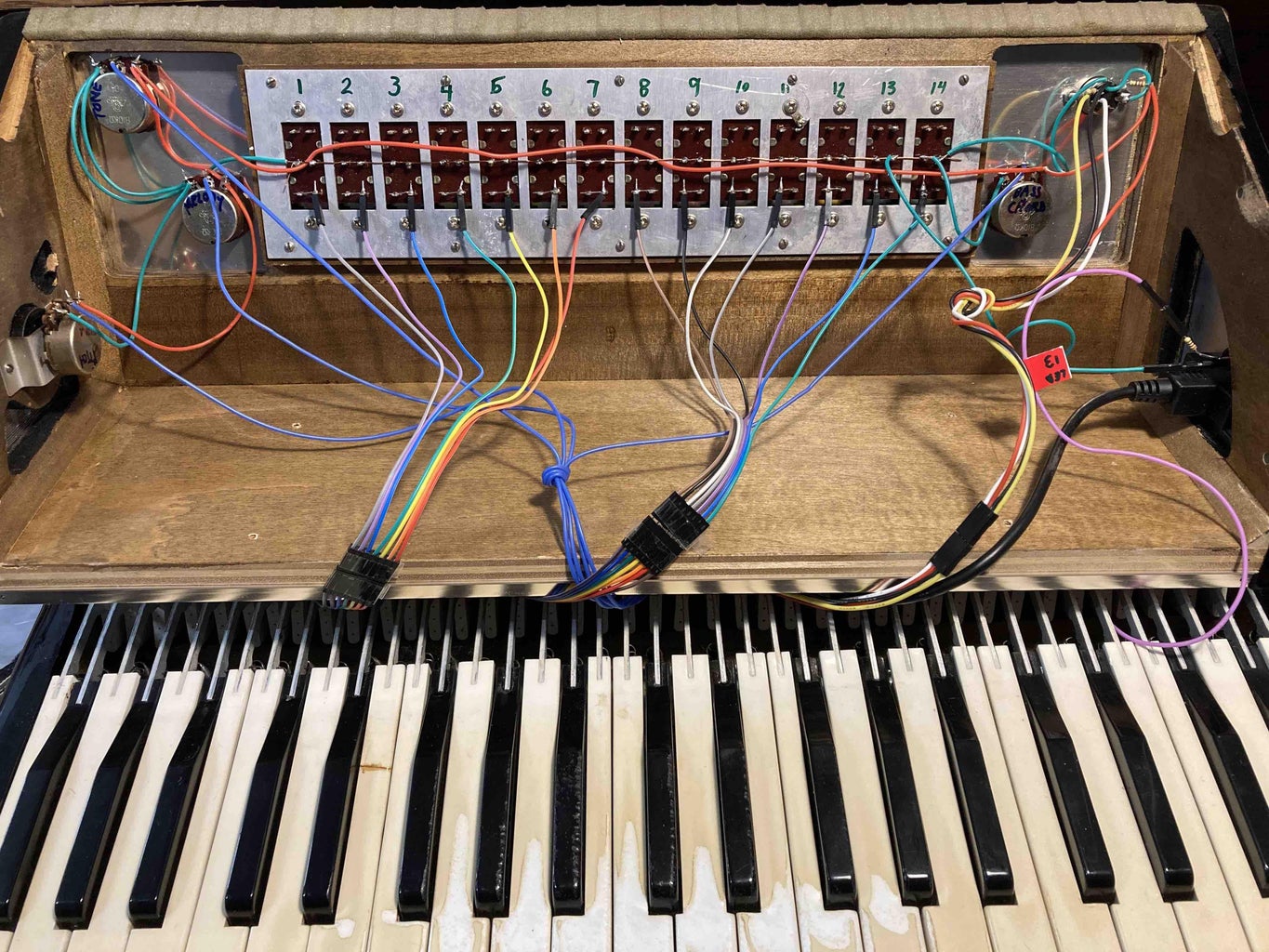 MIDI Electronic Accordion Using Two Arduinos and I2C : 4 Steps ... MIDI Electronic Accordion Using Two Arduinos and I2C : 4 Steps ...