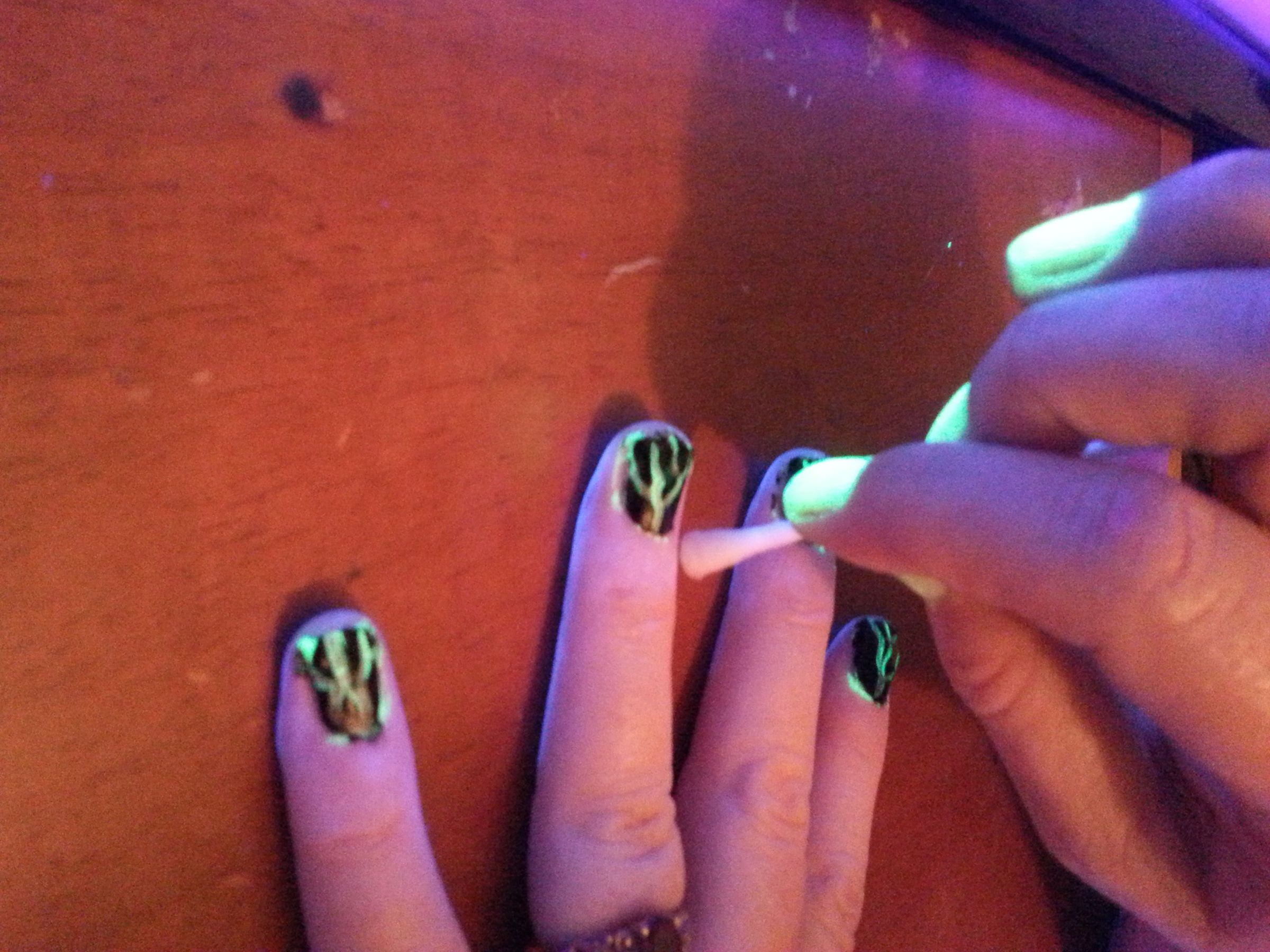 Lightning Fingernails : 4 Steps - Instructables