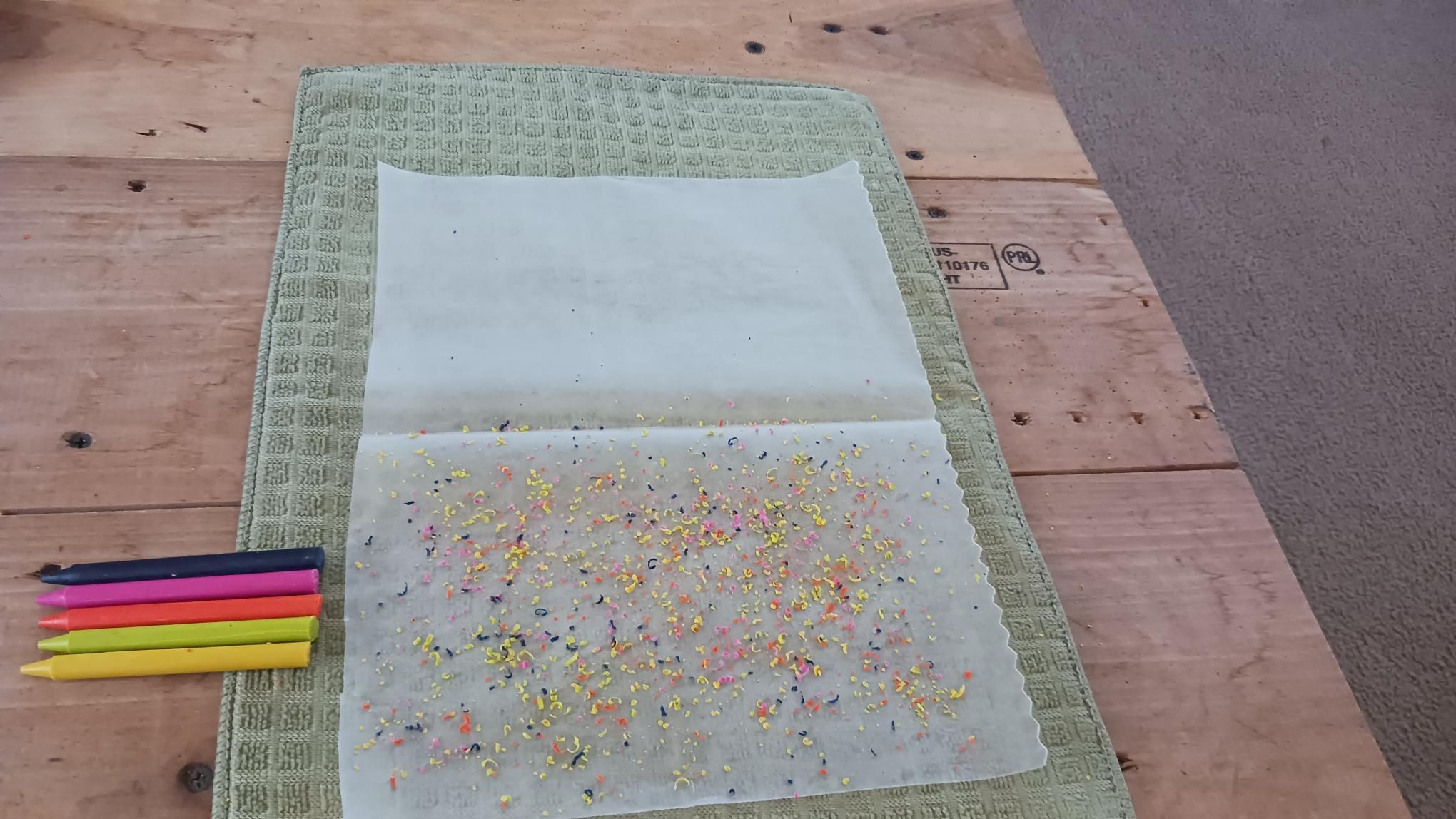 Melted Crayon Sun Catcher : 6 Steps (with Pictures) - Instructables