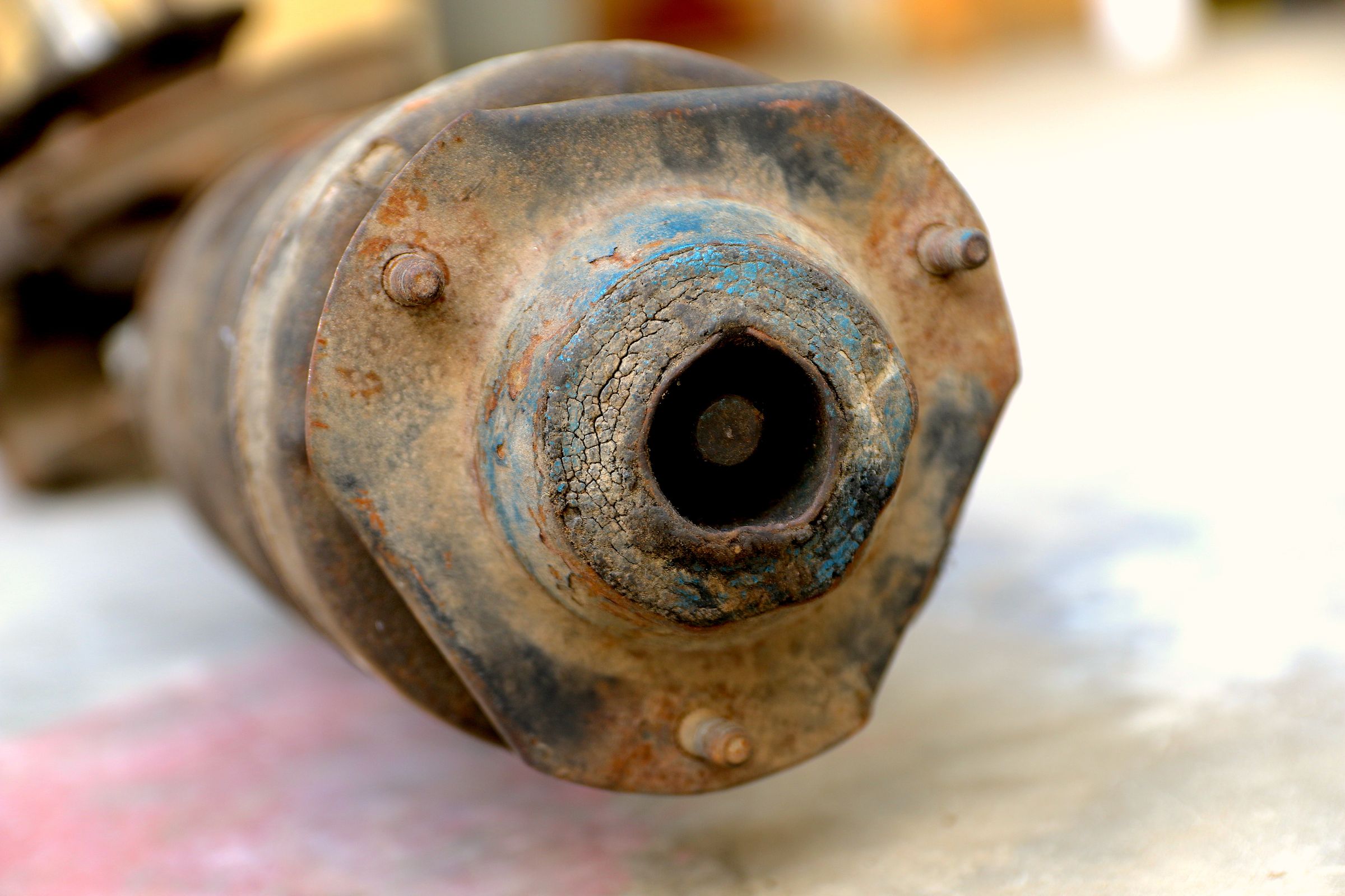 DIY Shock Absorber Stool : 9 Steps (with Pictures) - Instructables