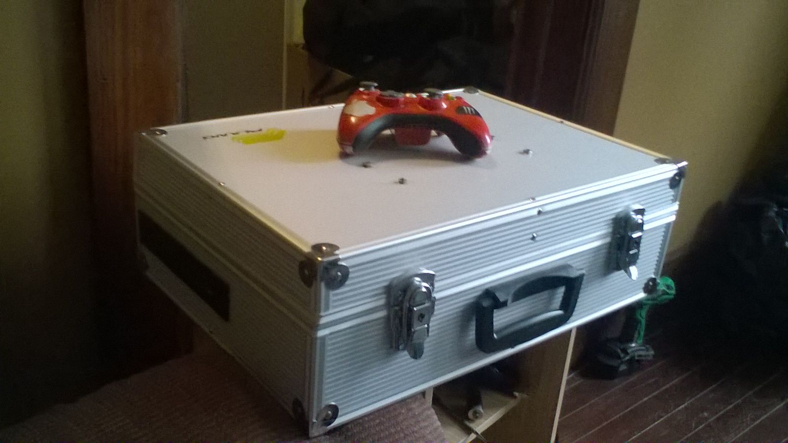 New Portable XBOX 360 With Monitor : 3 Steps (with Pictures ...